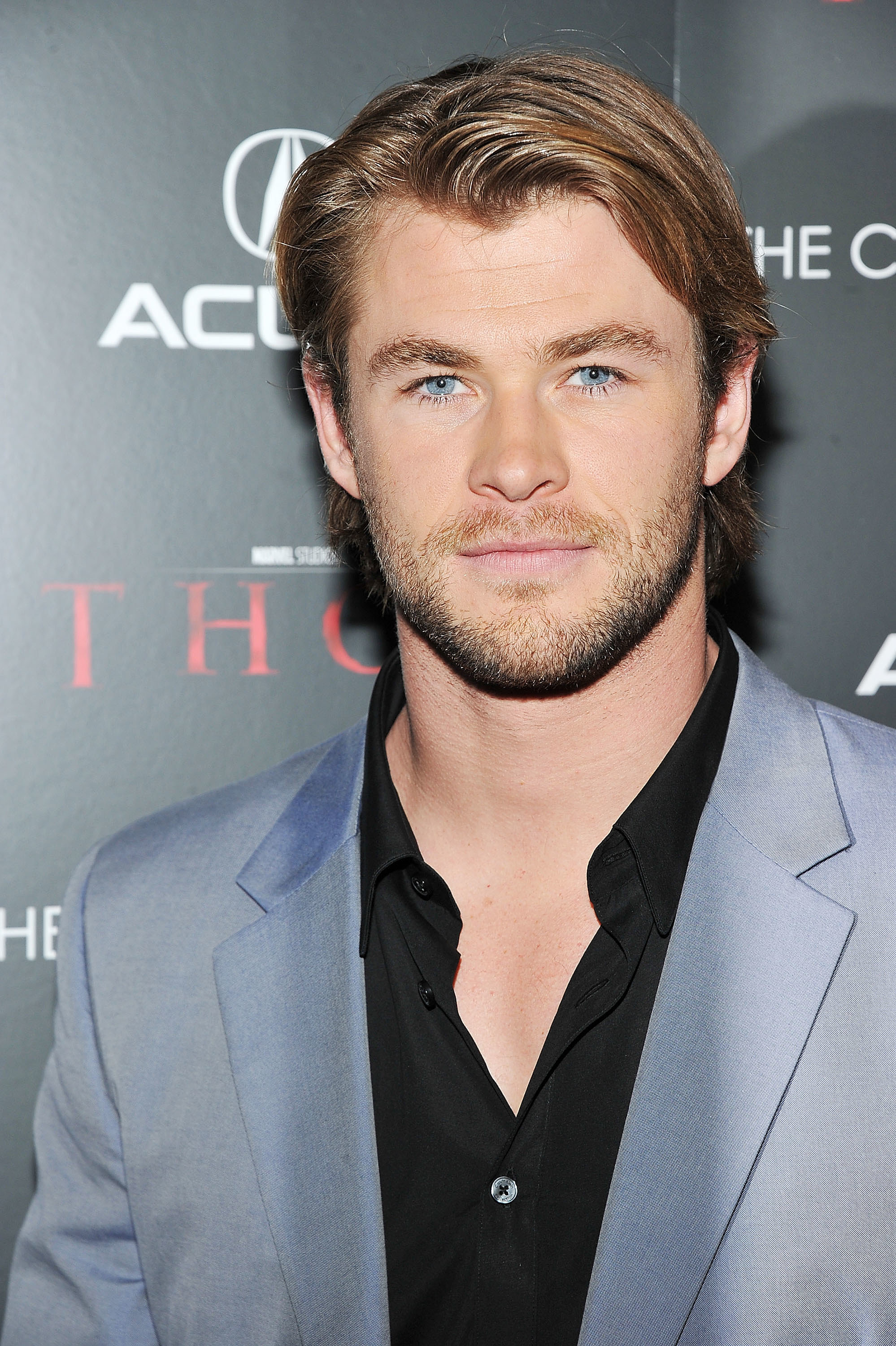 Designer stubble looks great with a suit. | 10 Grooming Tips Every Dude ... Designer stubble looks great with a suit. | 10 Grooming Tips Every Dude ...