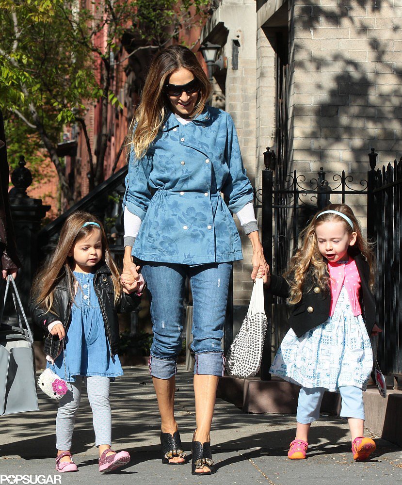 Sarah Jessica Parker held onto her twins, Tabitha and Loretta, while ...