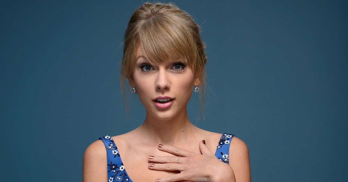 Taylor Swift Looking Surprised Expression Pictures | POPSUGAR Celebrity ...