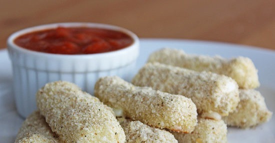 Satisfy Mozzarella Stick Cravings With This Baked Recipe
