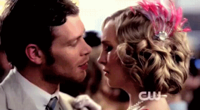 klaus and caroline kiss vampire diaries