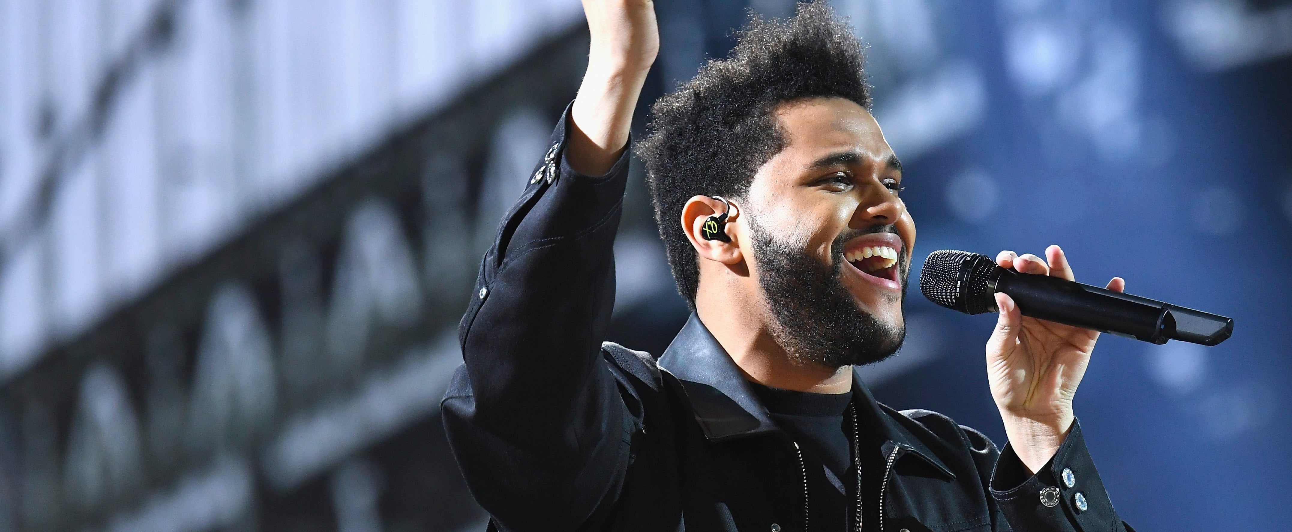 The Weeknd's Victoria's Secret Fashion Show Performance 2016 | PS ...