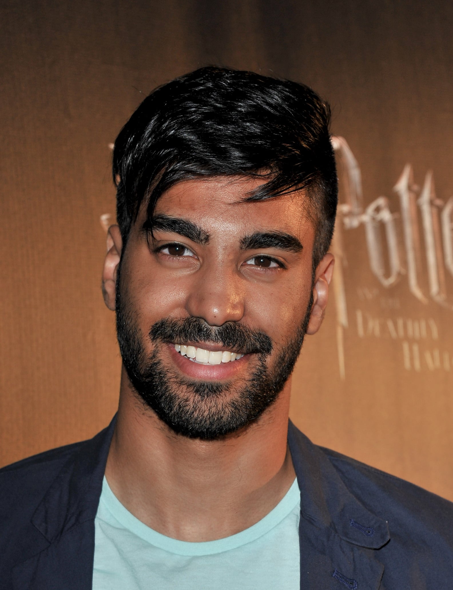 Meet Raymond Ablack, aka Joe From Ginny & Georgia | PS Celebrity