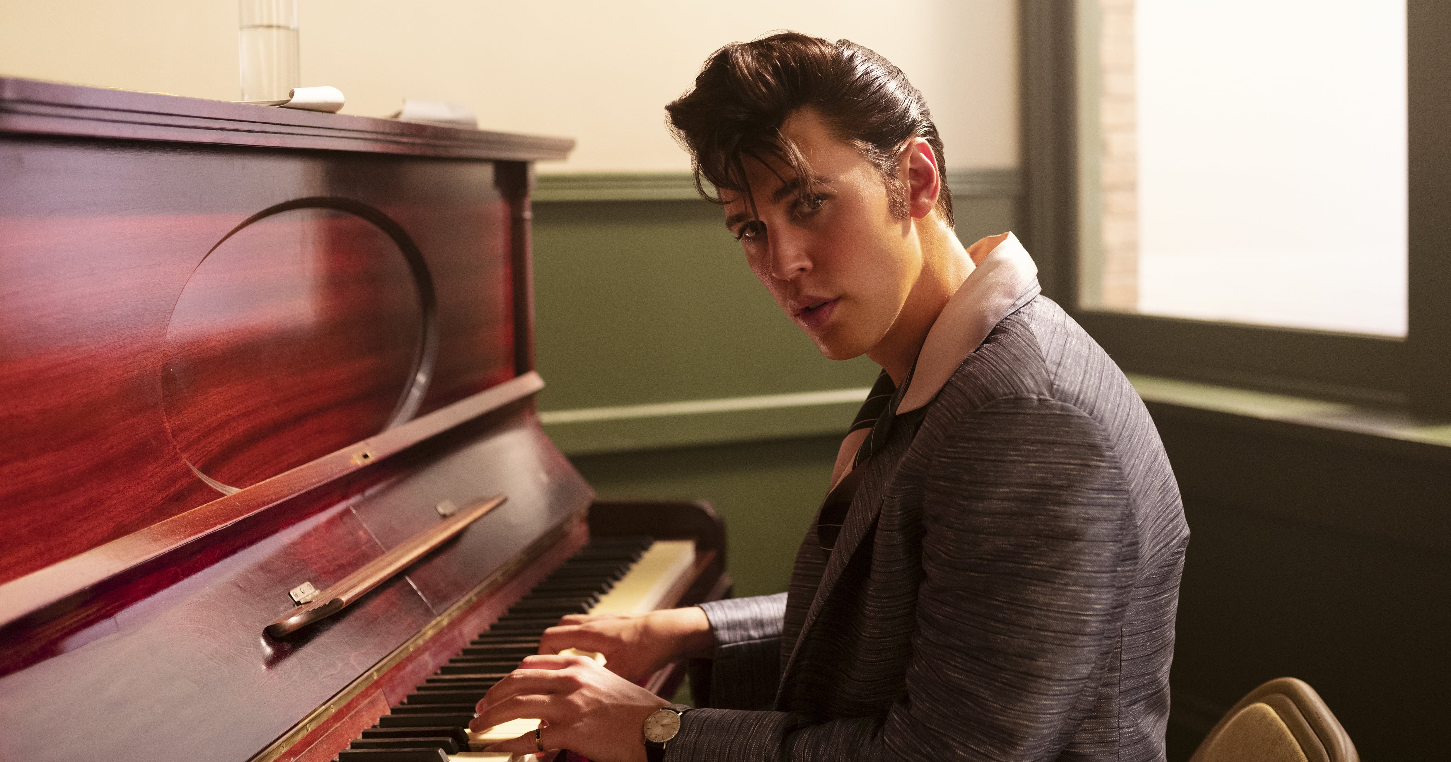 Austin Butler Talks Elvis and Playing the Rock 'n' Roll Icon | PS ...