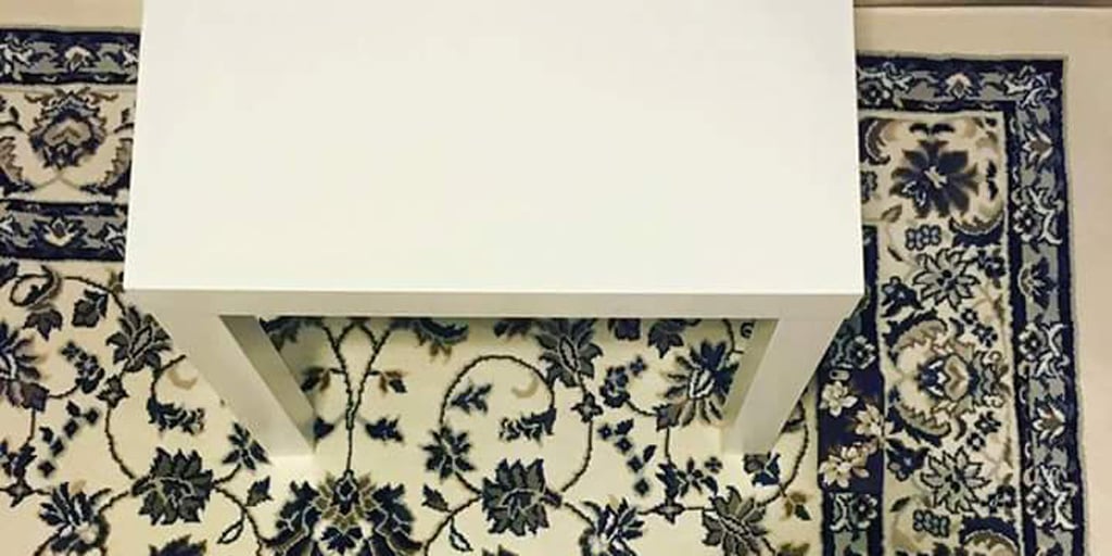 Cell Phone Optical Illusion Photo | PS Tech