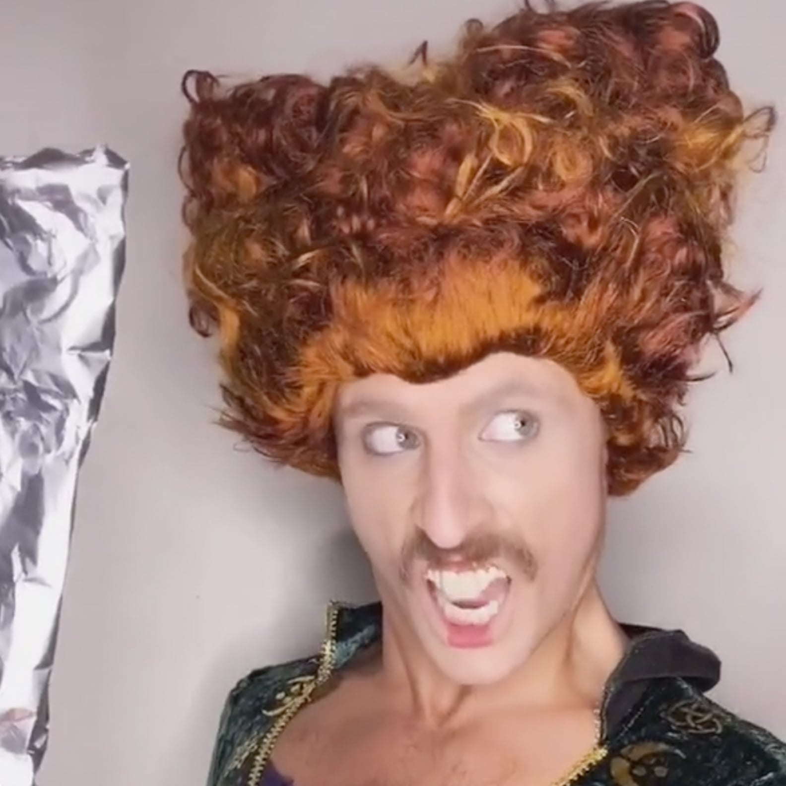 Actor Re-Creates Scenes From TV Shows and Movies on TikTok | PS ...