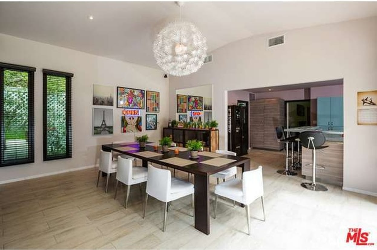 Miley Cyrus Buys Malibu House Near Liam | PS Home