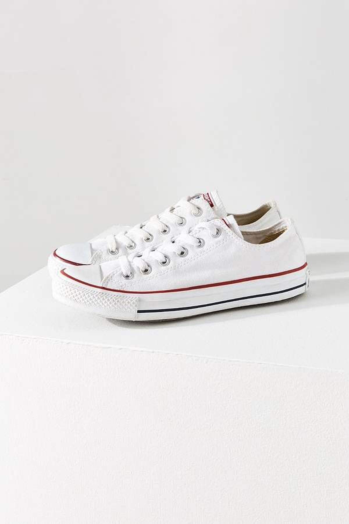 Cute White Sneakers 2018 | PS Fashion