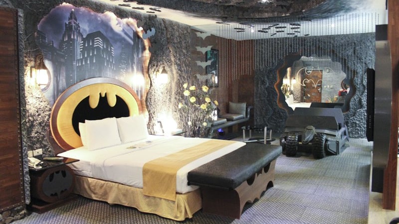 Batman Hotel Room | PS Tech
