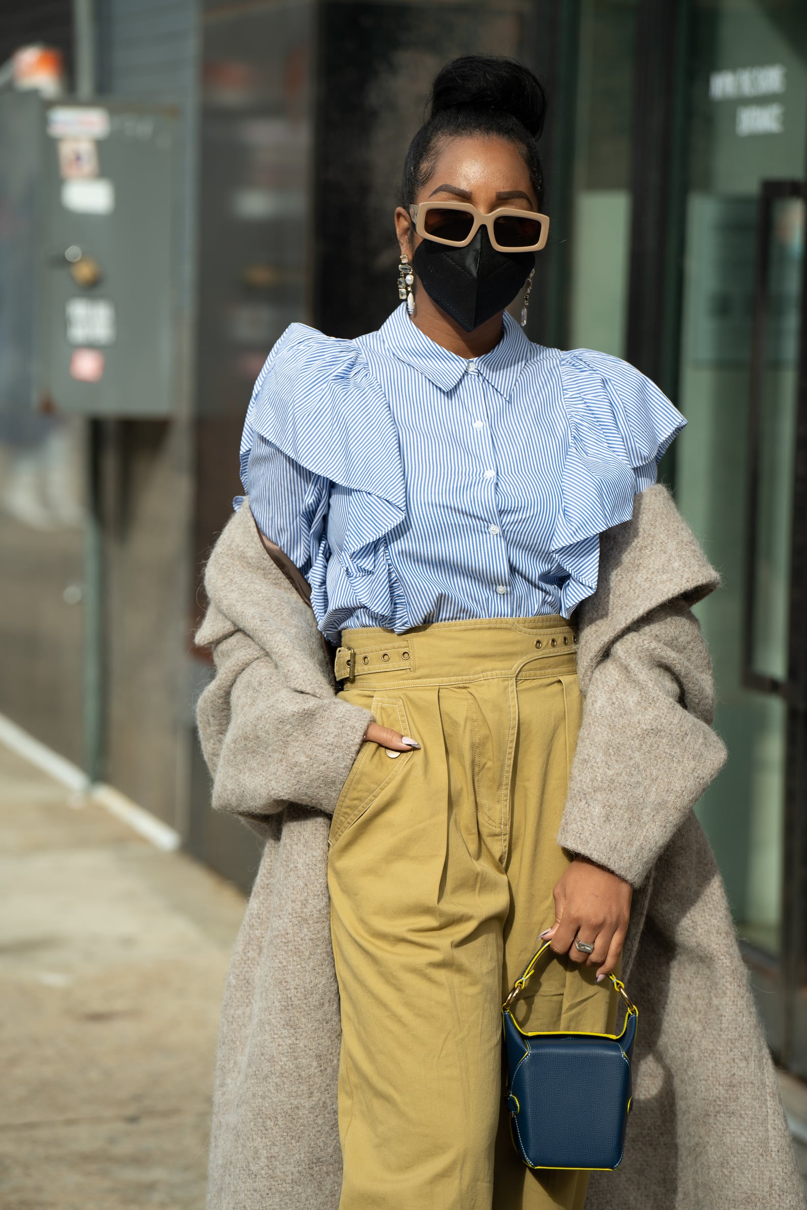 10 Street Style Outfits With Face Masks at Fashion Week | PS Fashion