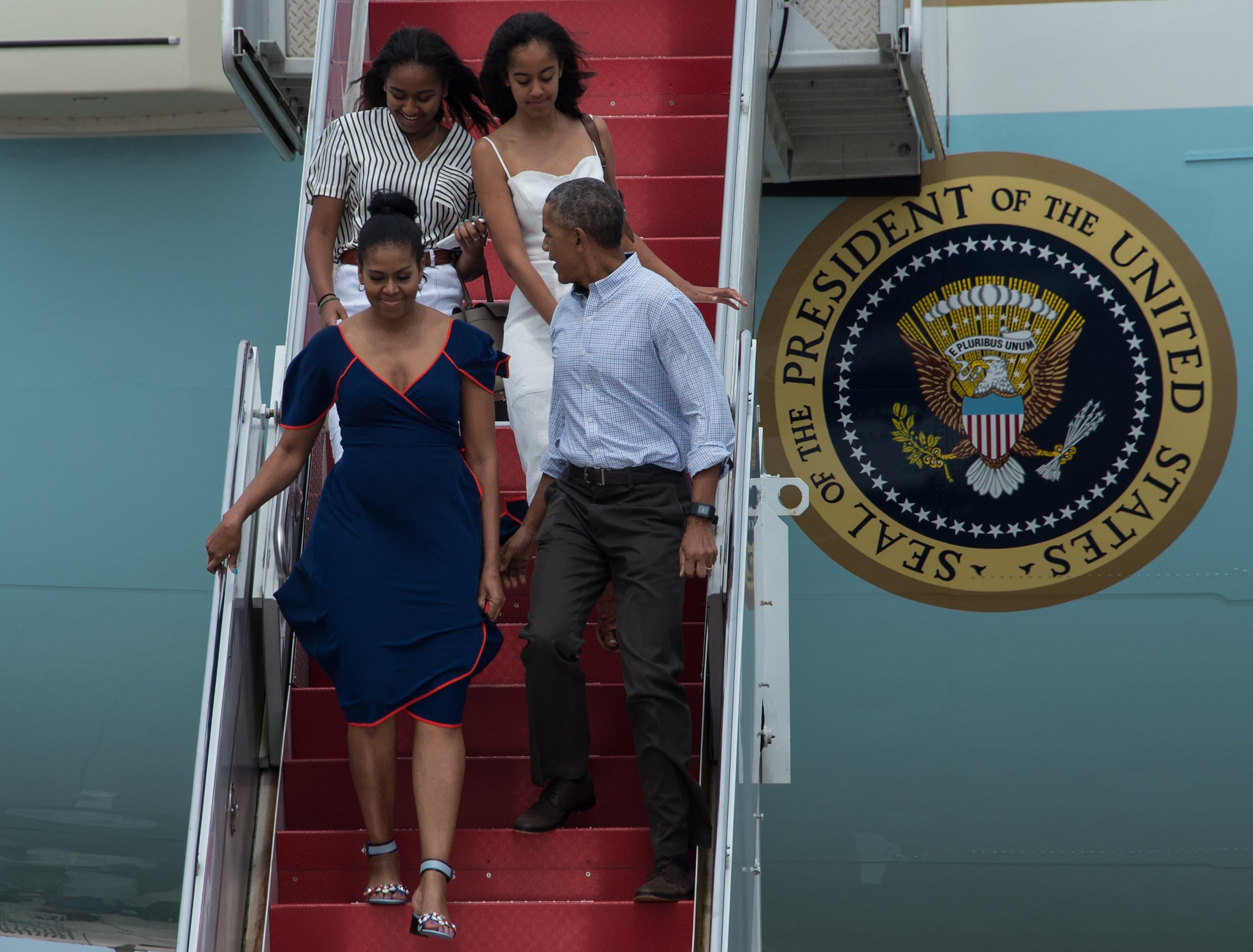 The Obamas Vacation in Martha's Vineyard August 2016 | PS Celebrity