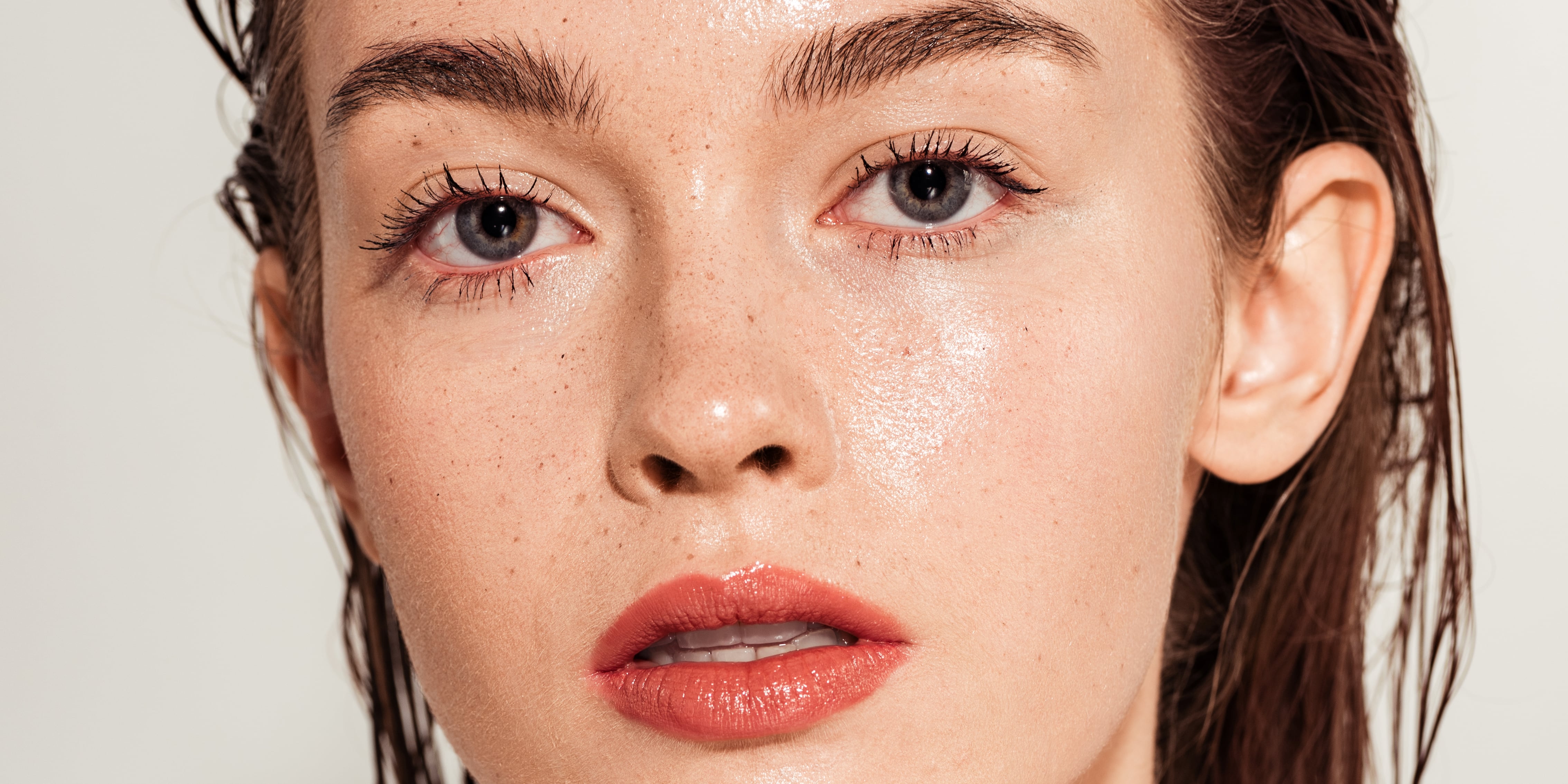 How to Achieve a Glossy Makeup Look | PS Beauty
