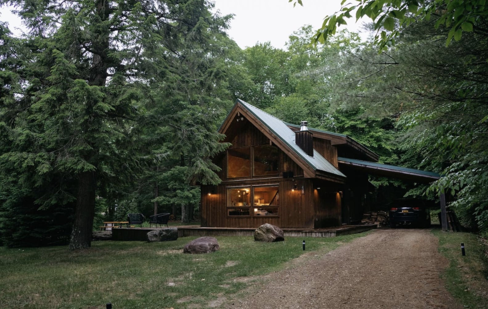 35 Charming Remote Cabin Rentals Across the US | PS Smart Living