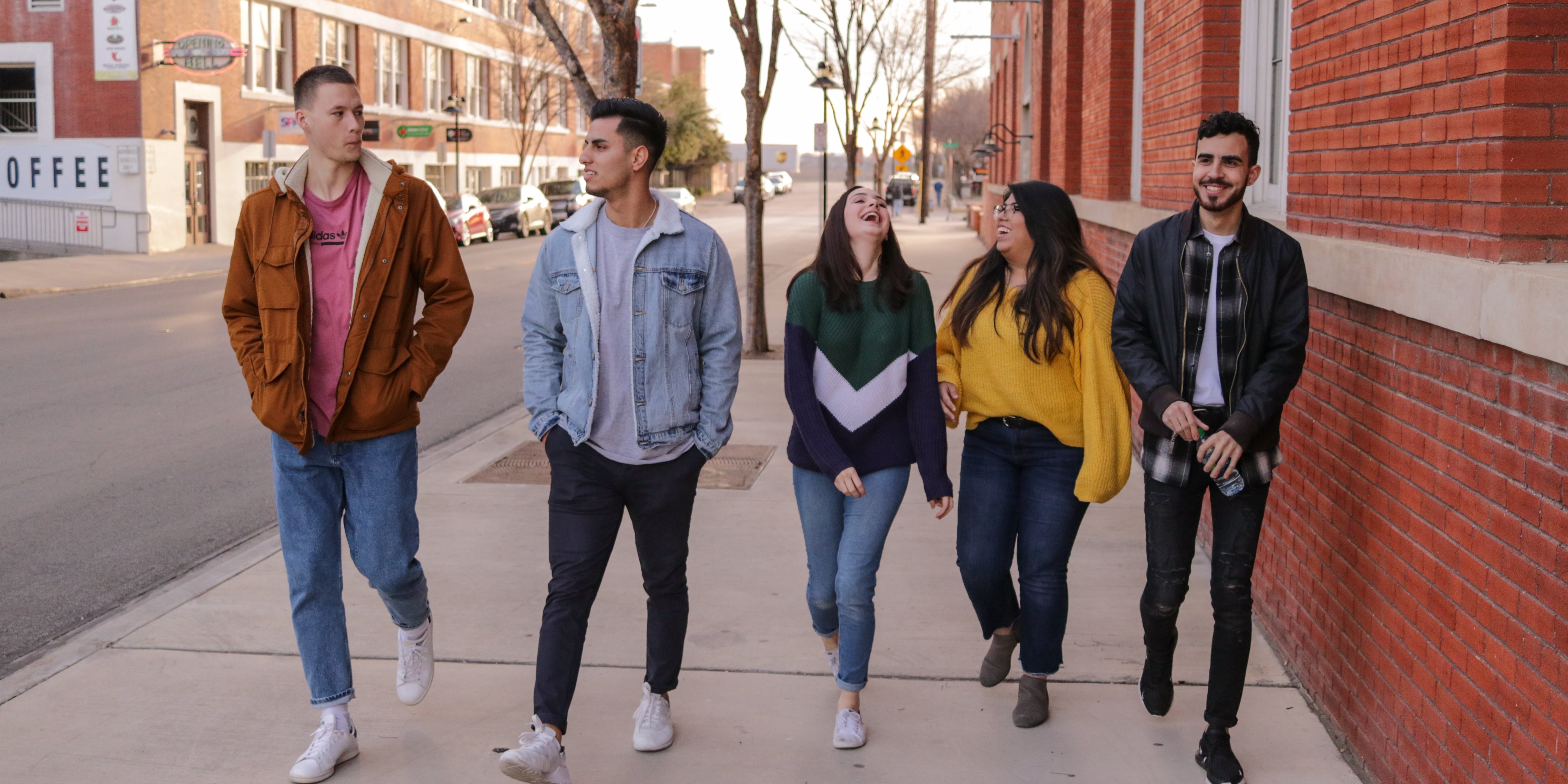 5 Ways to Make Friends in College If You Live Off-Campus | PS Smart Living