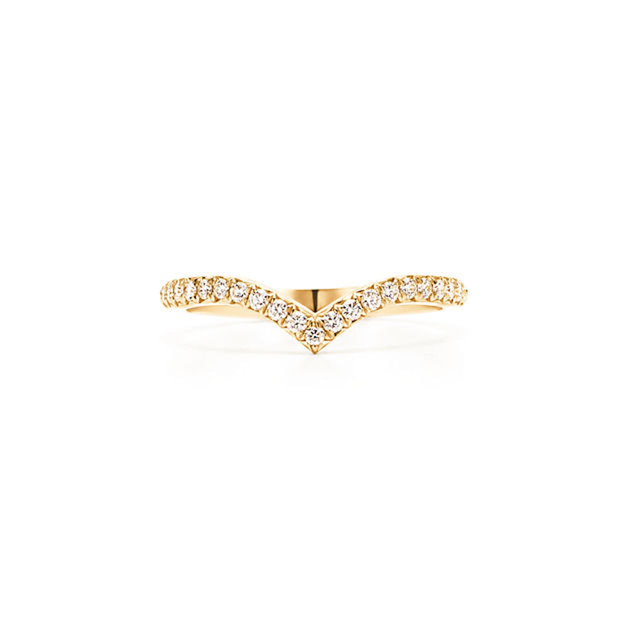 See Hailey Baldwin's Stunning Tiffany Wedding Band | PS Fashion