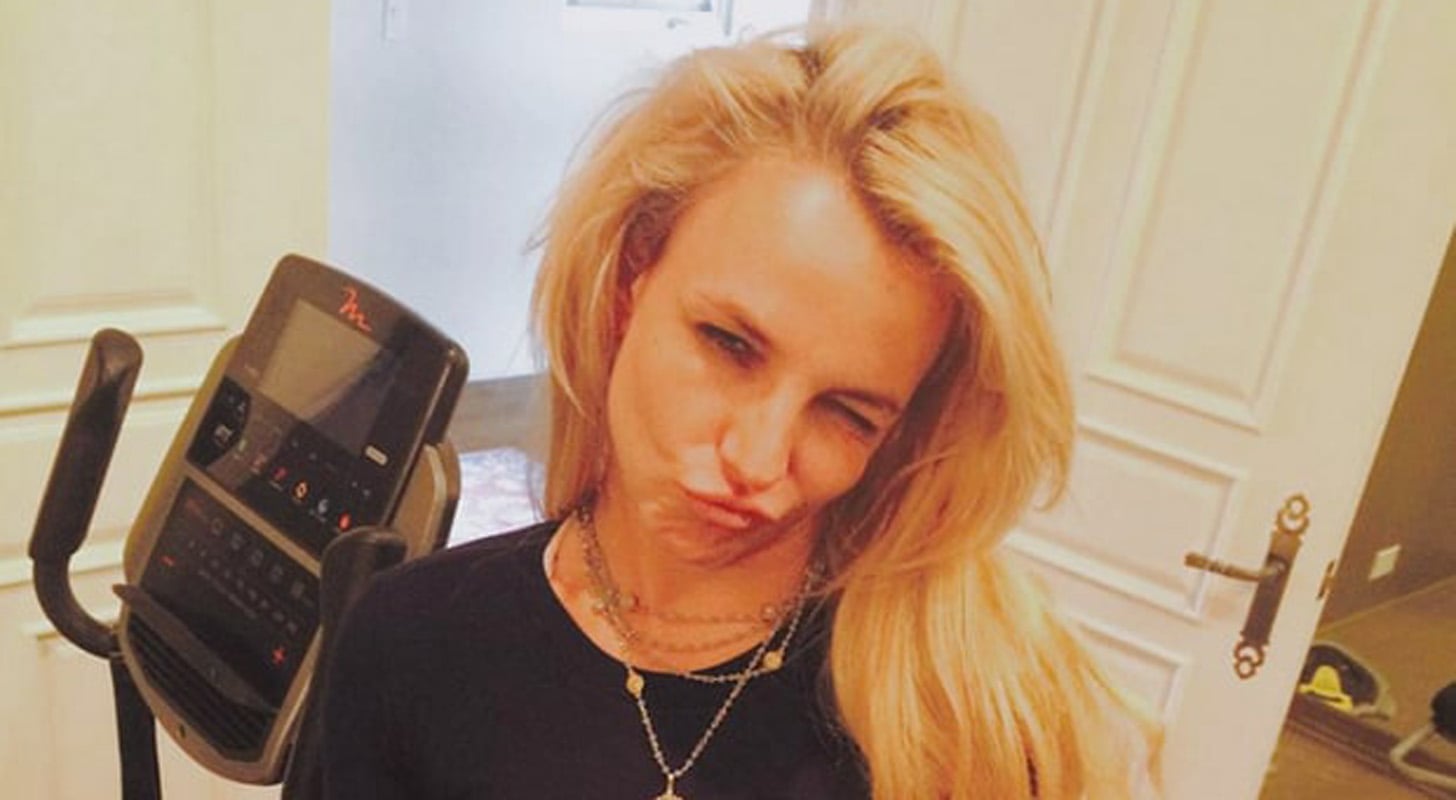 Britney Spears Abs Instagram Photo December 2015 | PS Celebrity