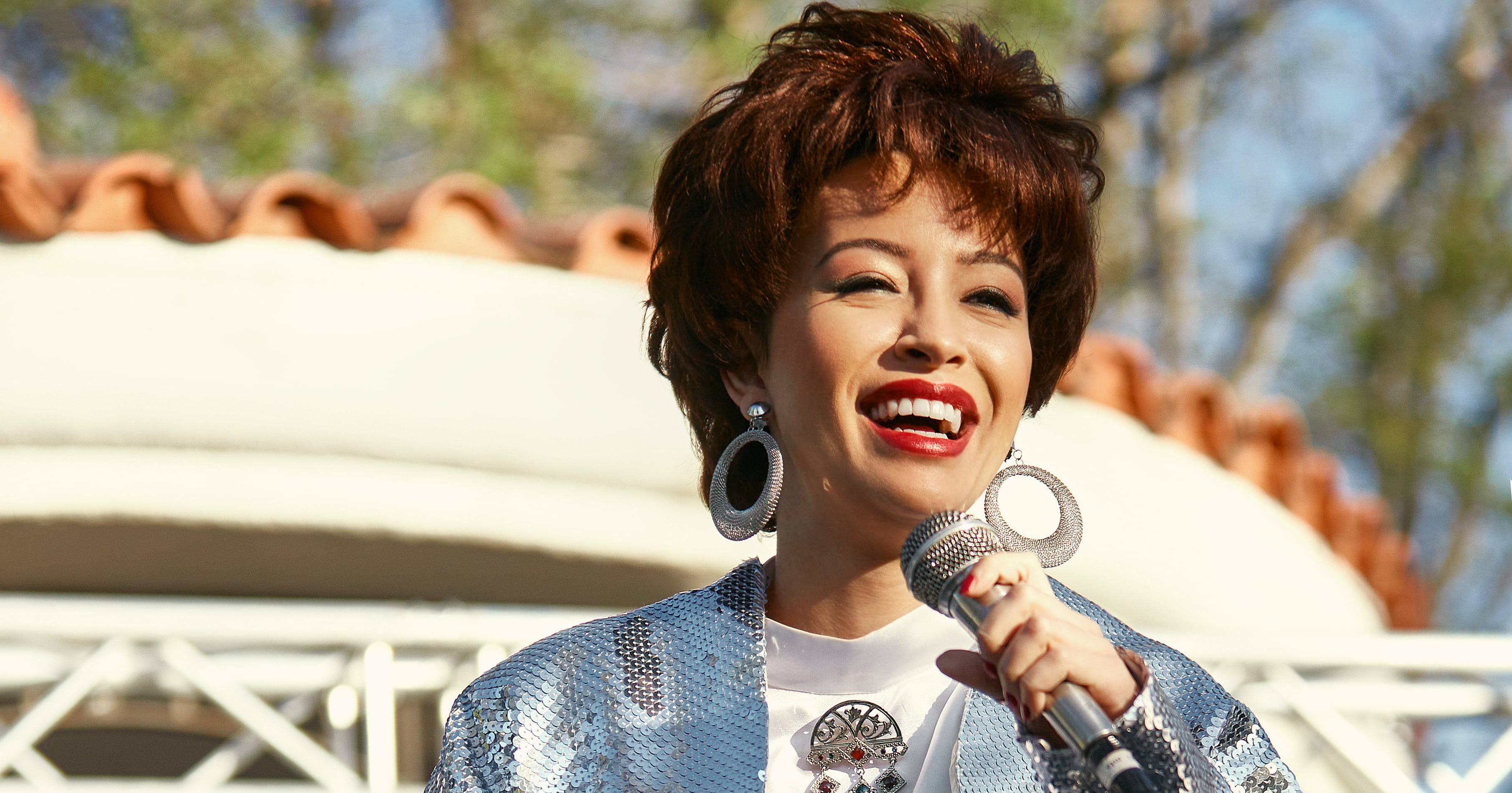 Differences Between Selena: The Series and the Selena Movie | PS ...