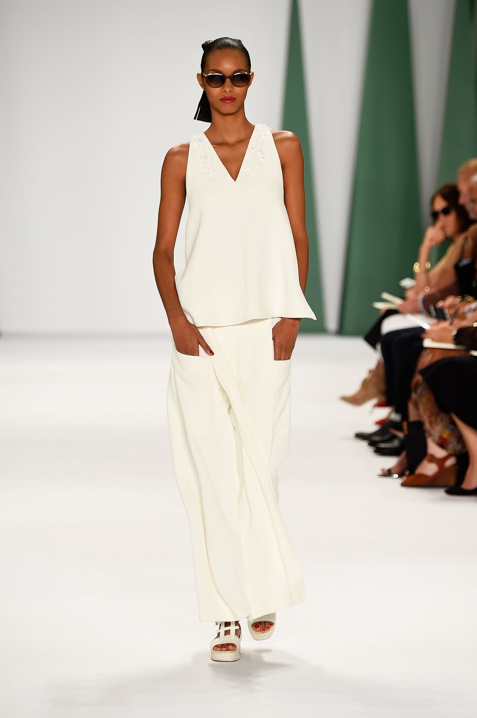 Carolina Herrera Spring 2015 Show | New York Fashion Week | PS Fashion