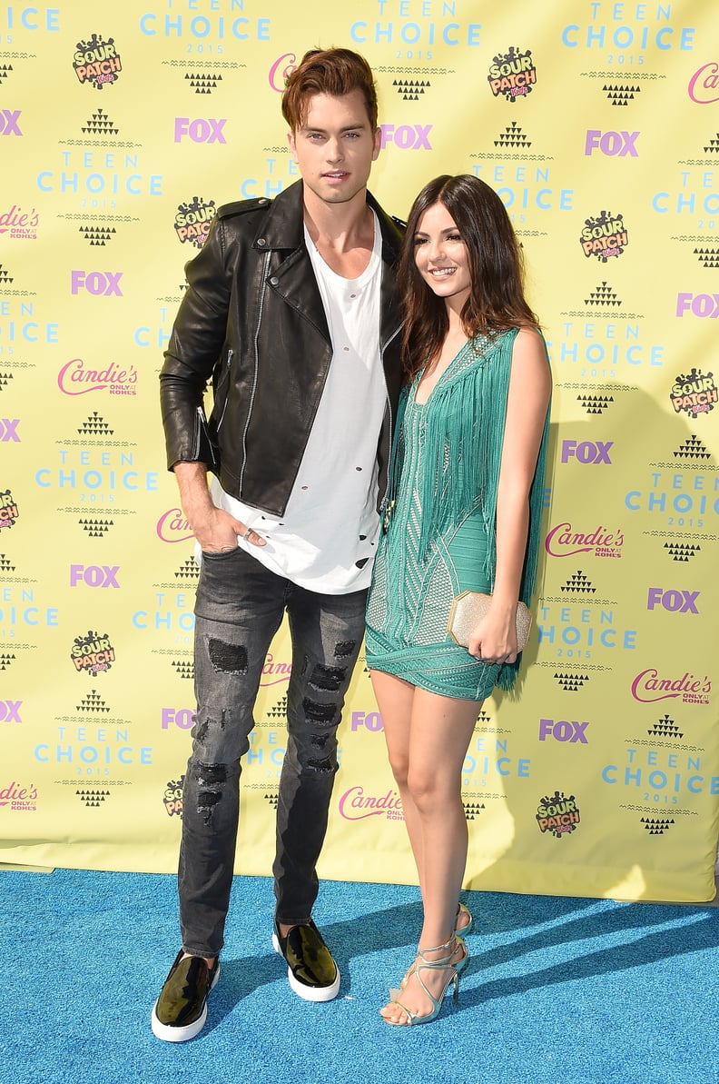 Victoria Justice and Boyfriend Teen Choice Awards Red Carpet | PS Celebrity