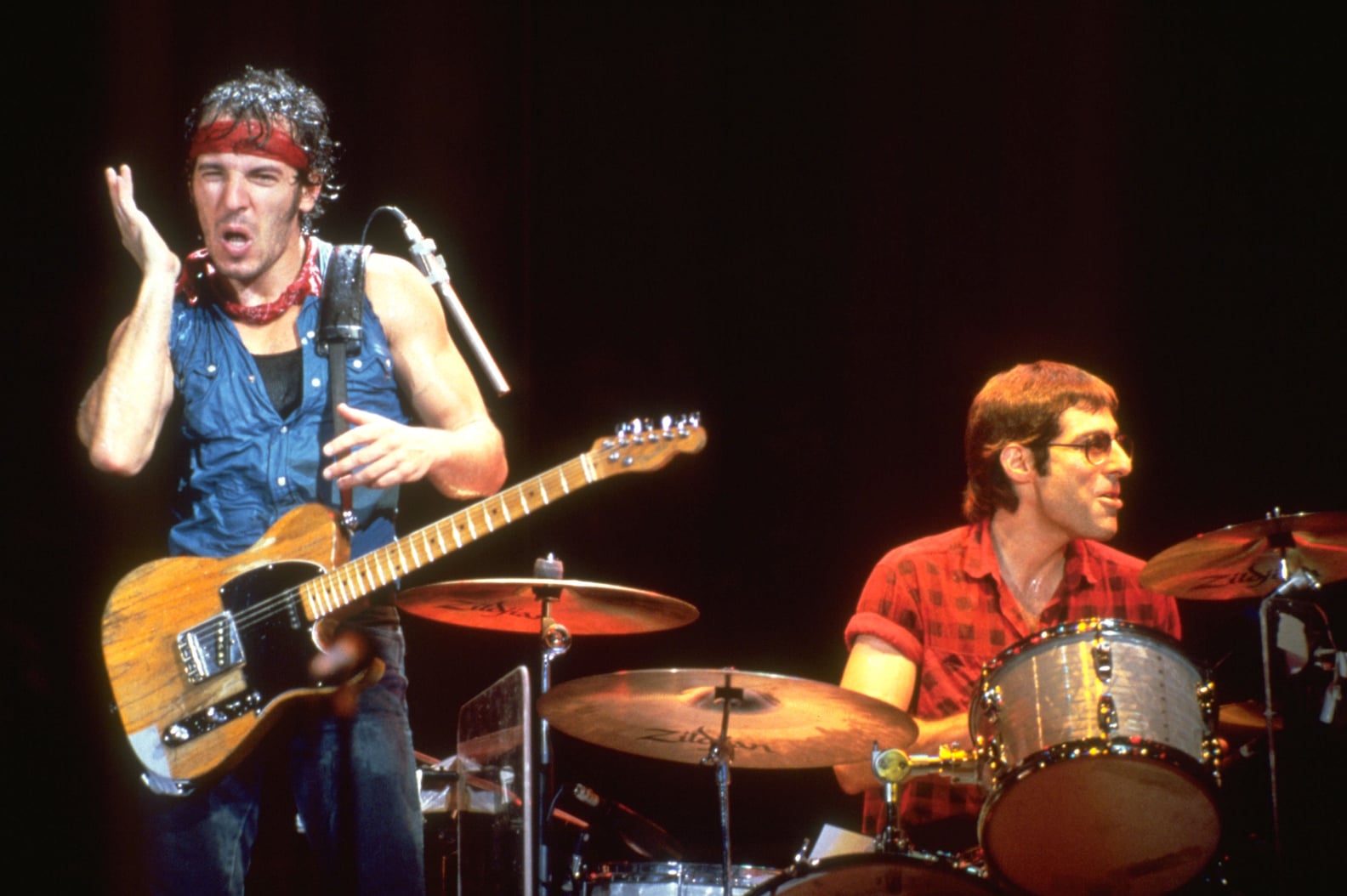 32 Iconic Musician Halloween Costume Ideas | PS Celebrity