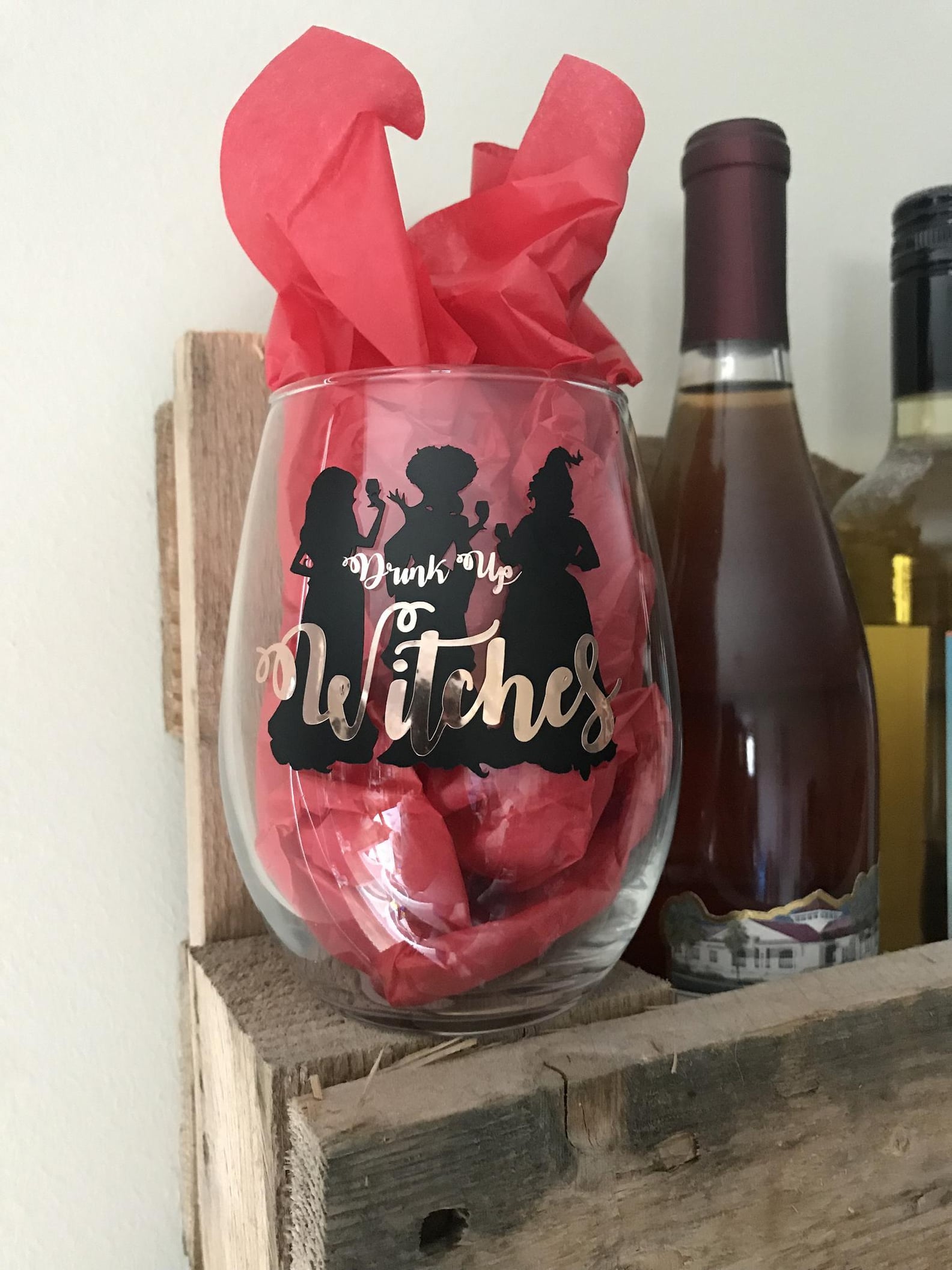 25+ Hocus Pocus Wine Glasses That Are Truly Perfect | PS Food