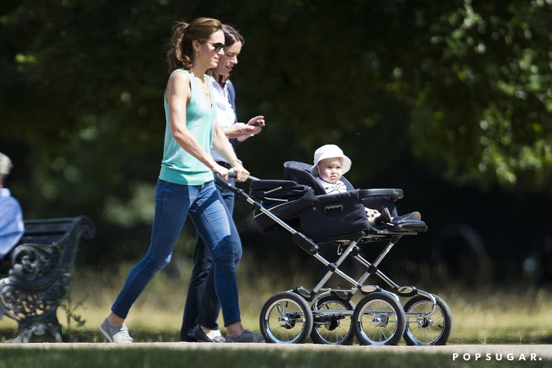 Kate Middleton Pushing Prince George in a Stroller | PS Celebrity