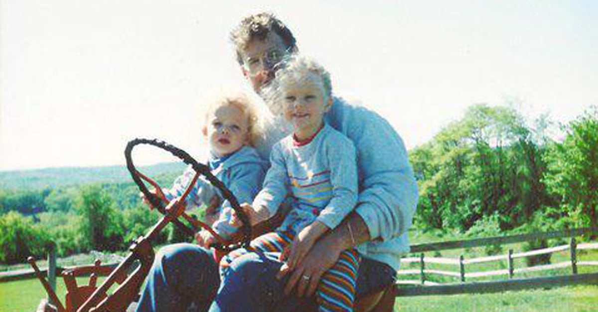 Taylor Swift and Her Brother Flashback Photo | PS Celebrity