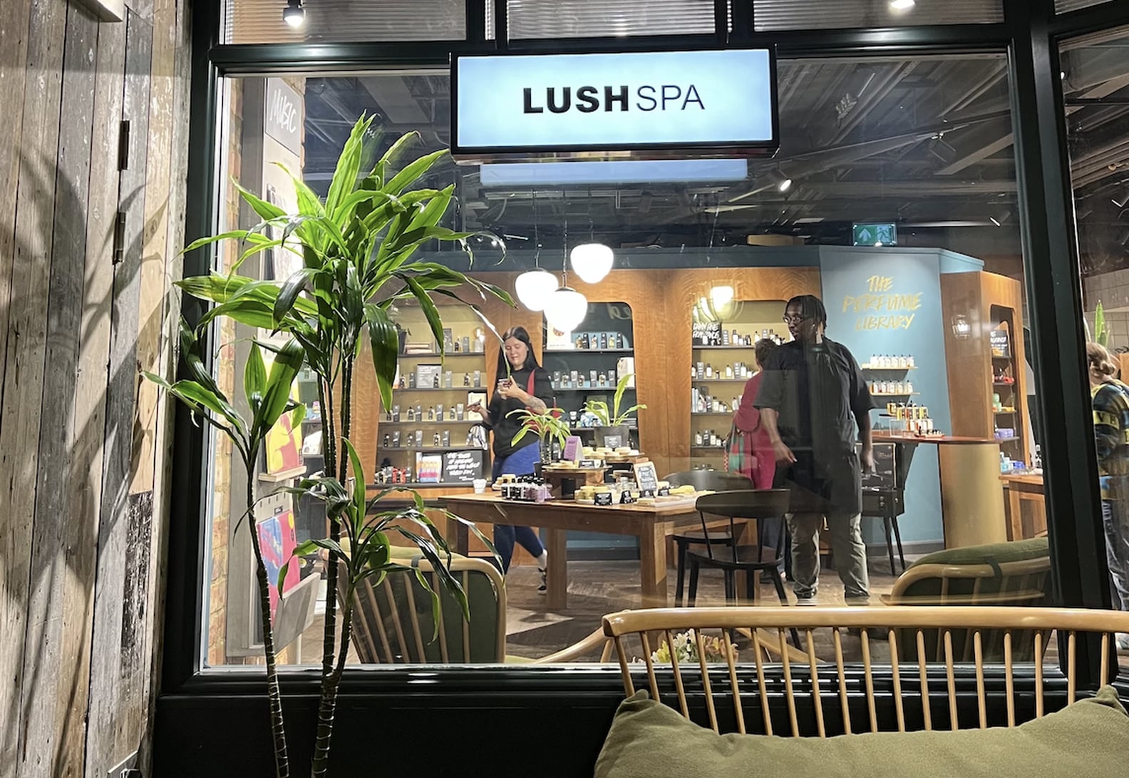 I Was Seriously Impressed With the Lush Spa | PS UK Beauty