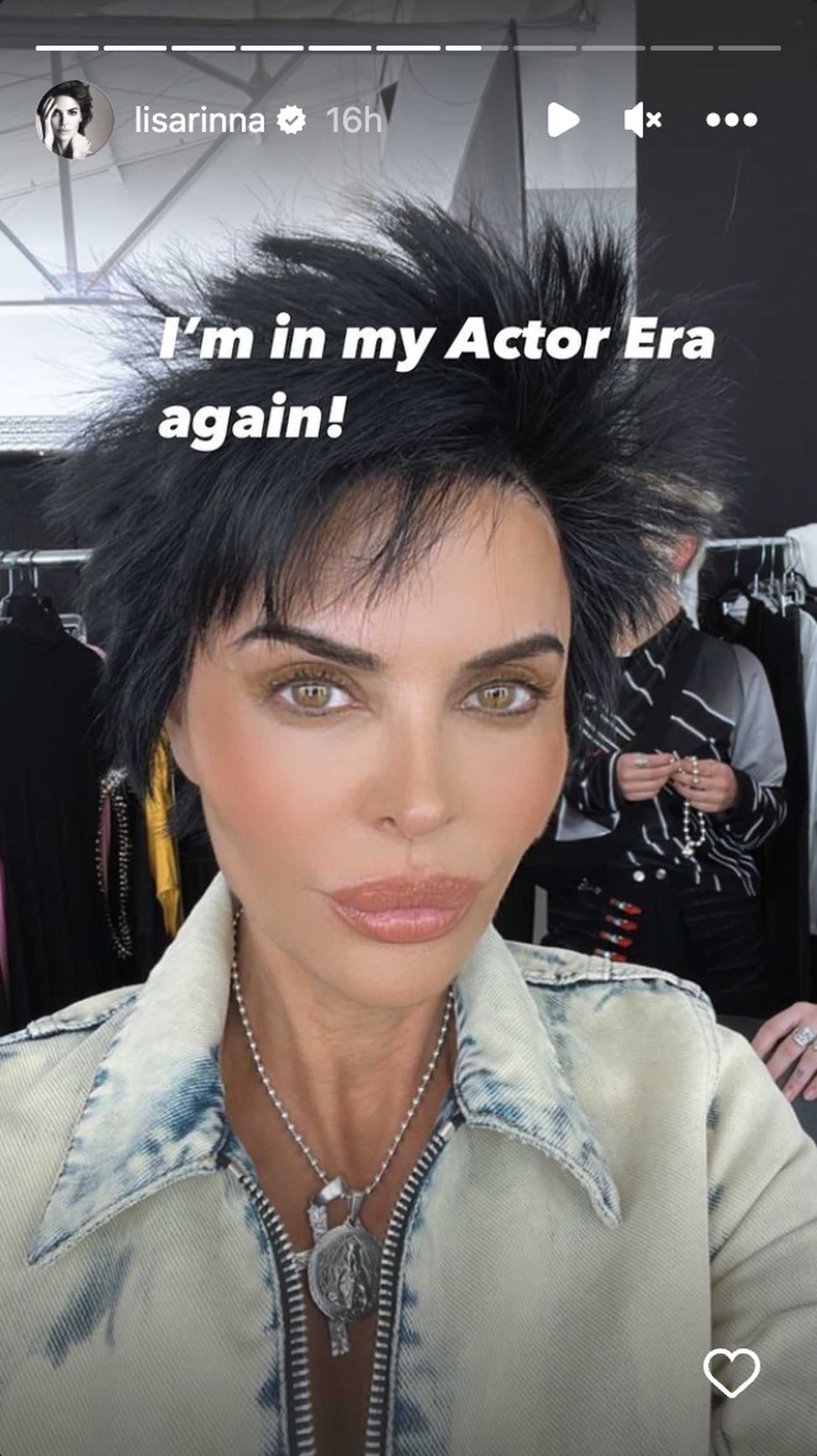 Lisa Rinna’s Black Hair Color and Pixie Style | PS Beauty