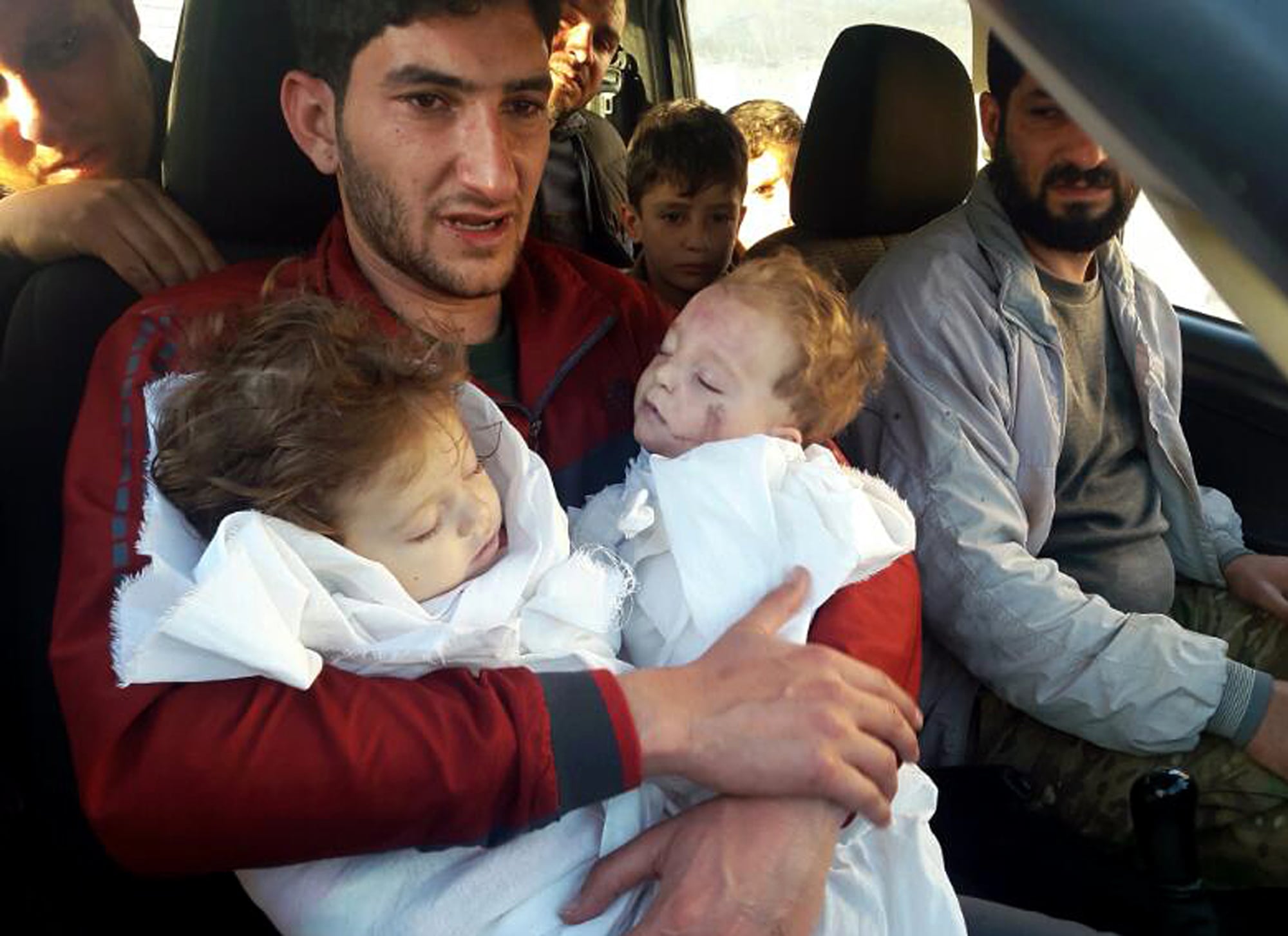 Syrian Dad Holds Dead Twins After Gas Attack | POPSUGAR News