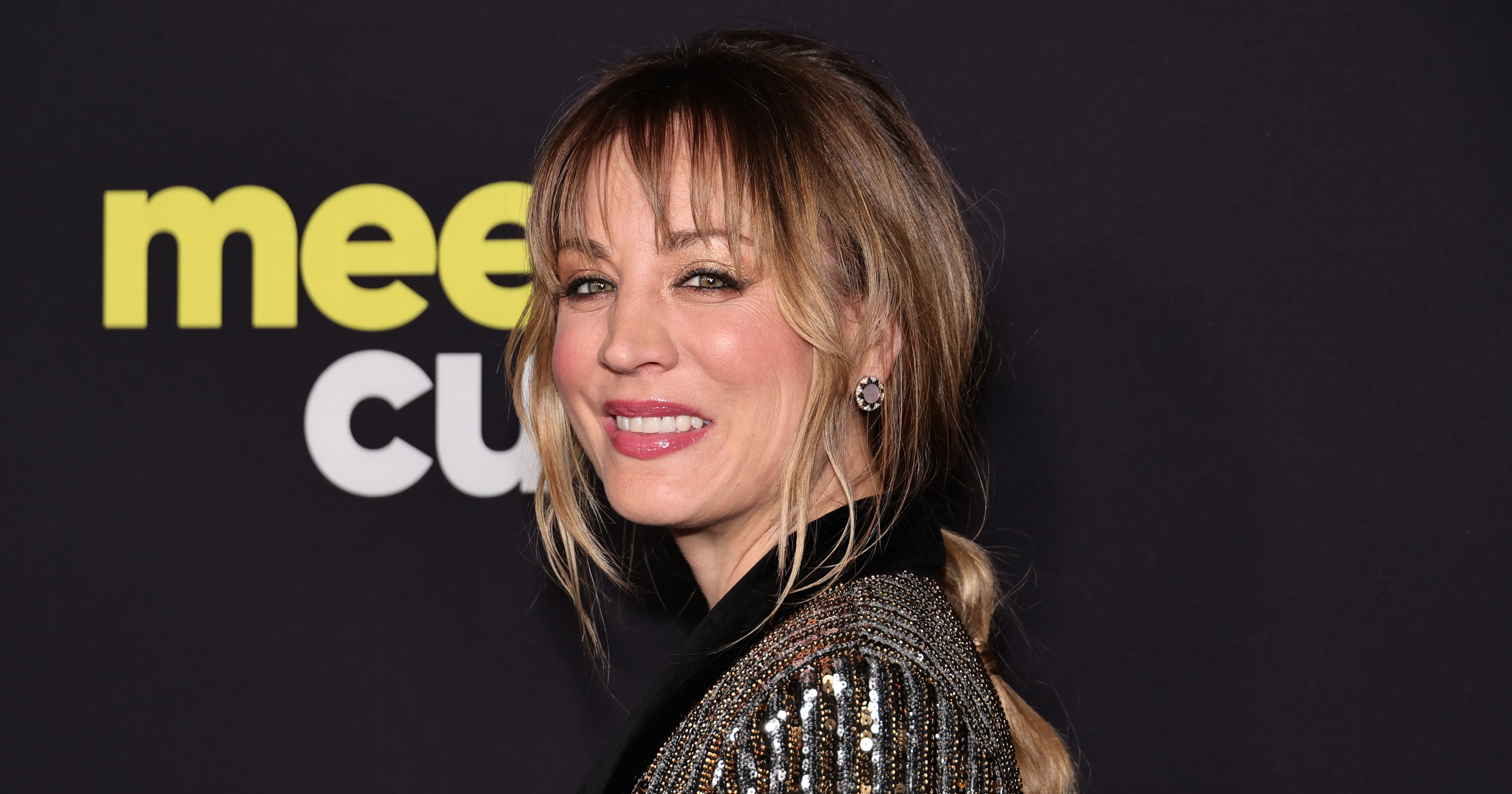 Kaley Cuoco's Brown Hair Color at 2023 Golden Globes | PS Beauty