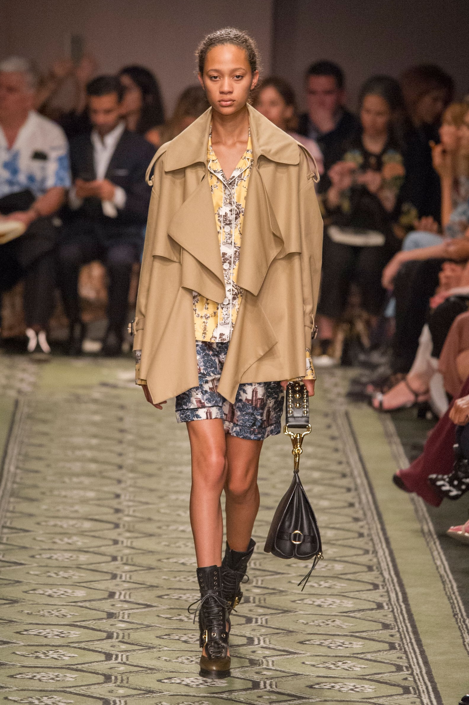 Burberry Runway Show September 2016 | PS Fashion