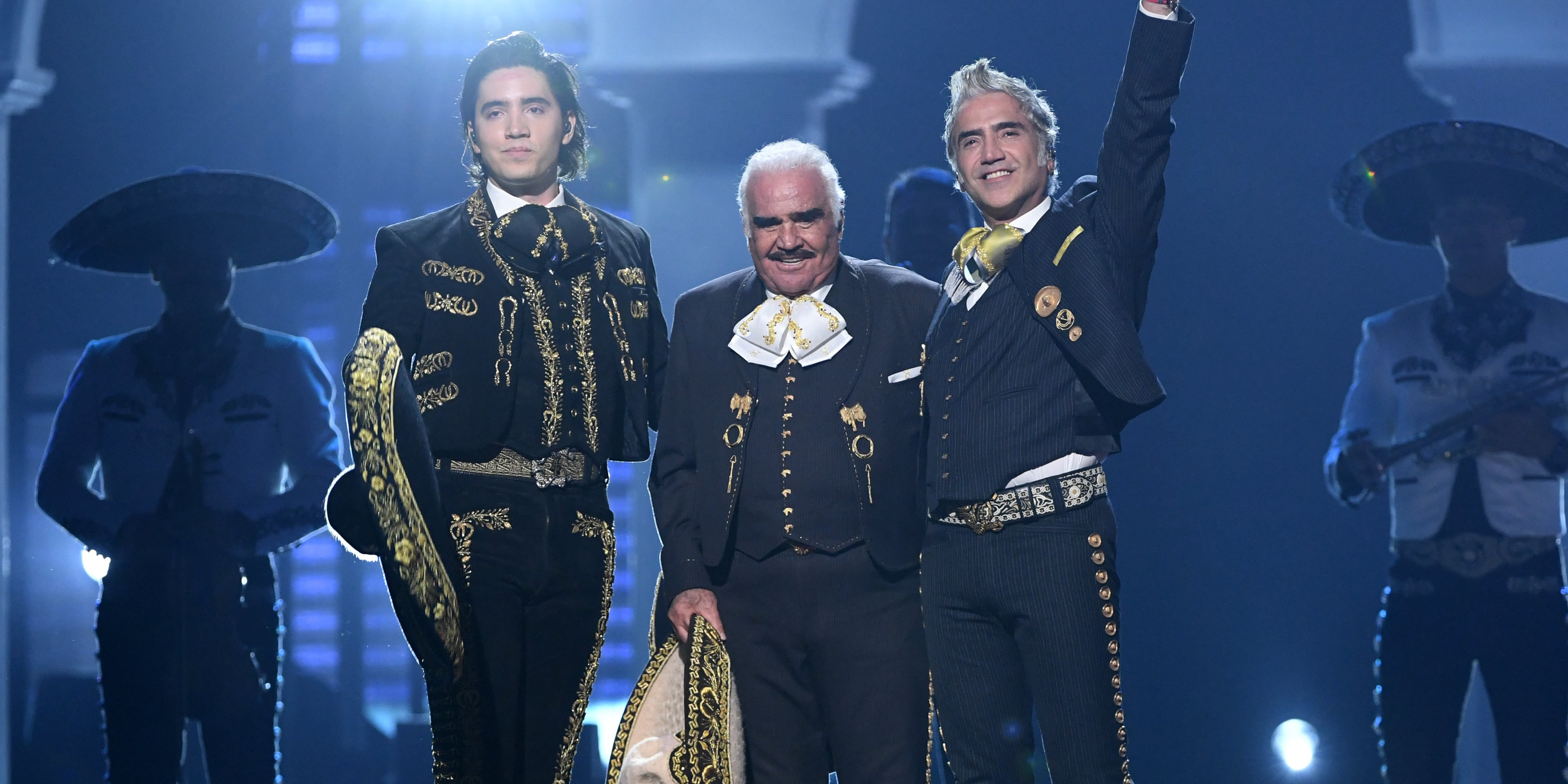 Vicente Fernández at Latin Grammys With Son and Grandson | PS Latina