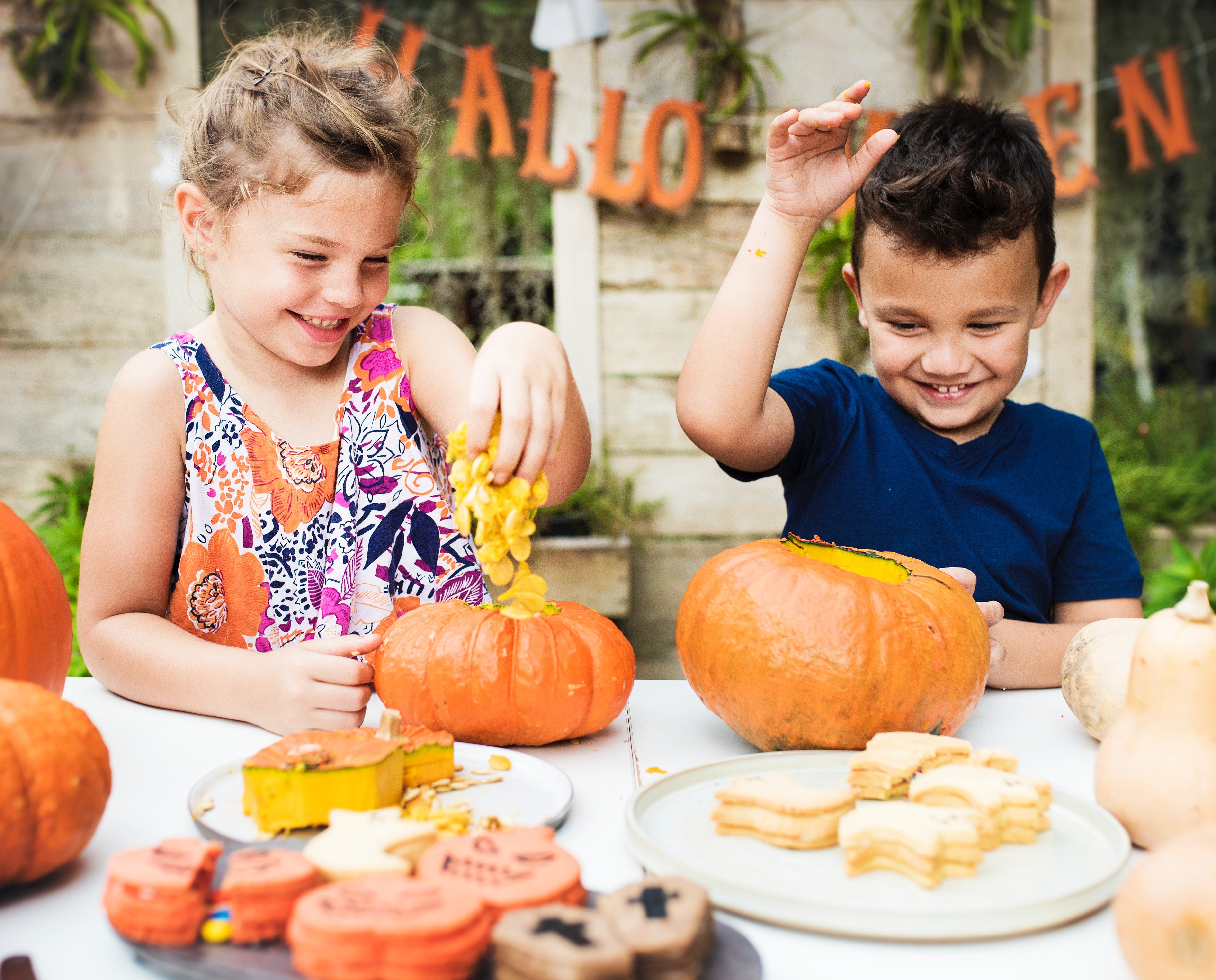 Kids Carve Pumpkin