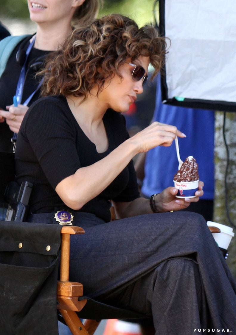 Jennifer Lopez Eating Ice Cream on the Set of Shades of Blue | PS Latina