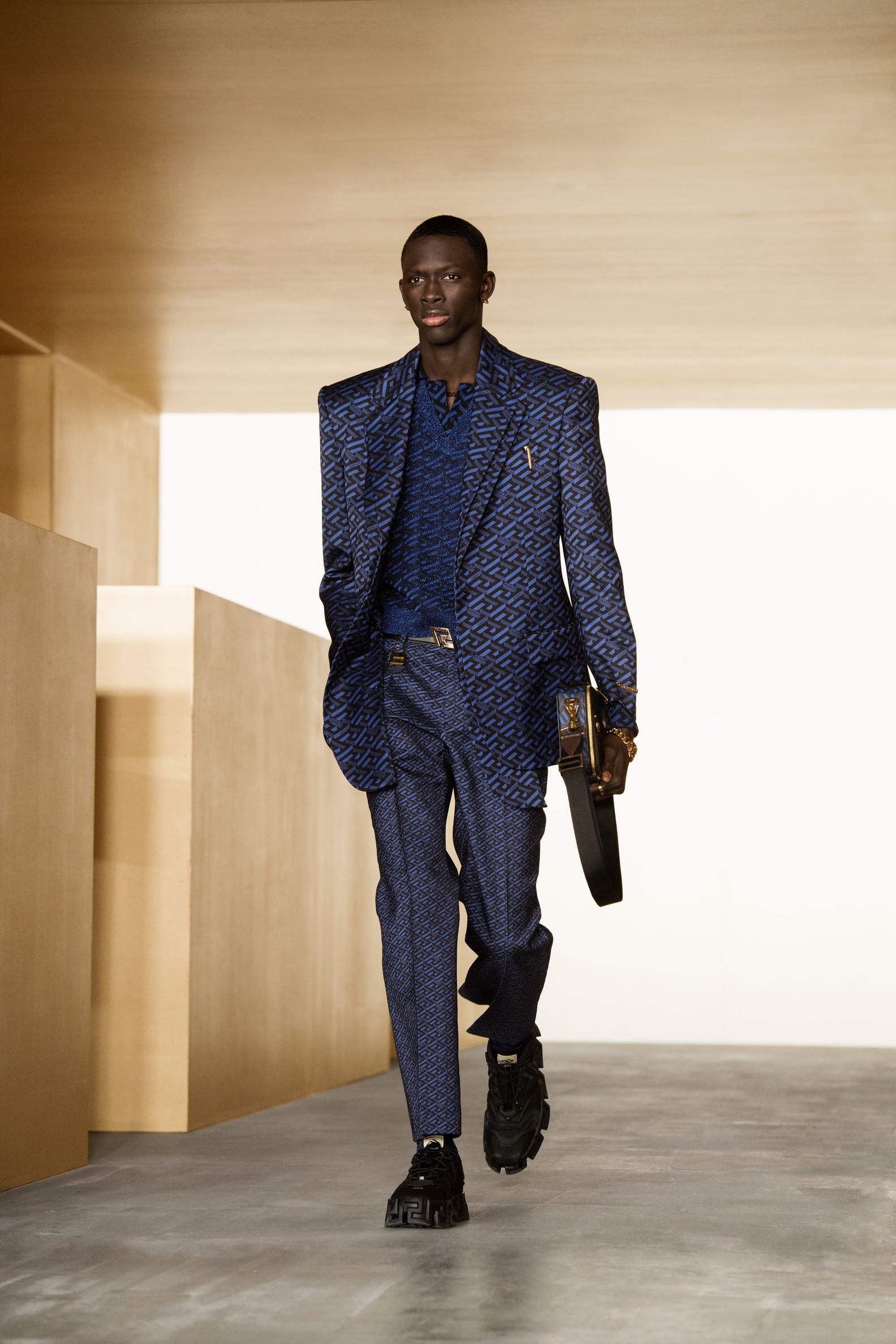 Versace's Fall/Winter 2021 Collection Stars Gigi Hadid | PS Fashion