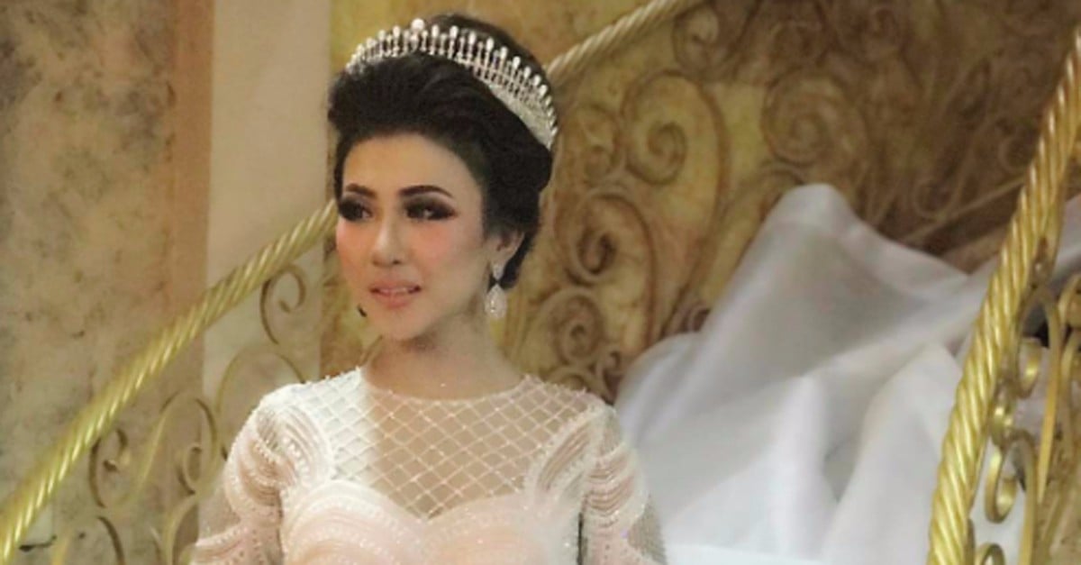 Intan Azzahra Wearing Ivan Gunawan Wedding Gown March 2017 | POPSUGAR ...