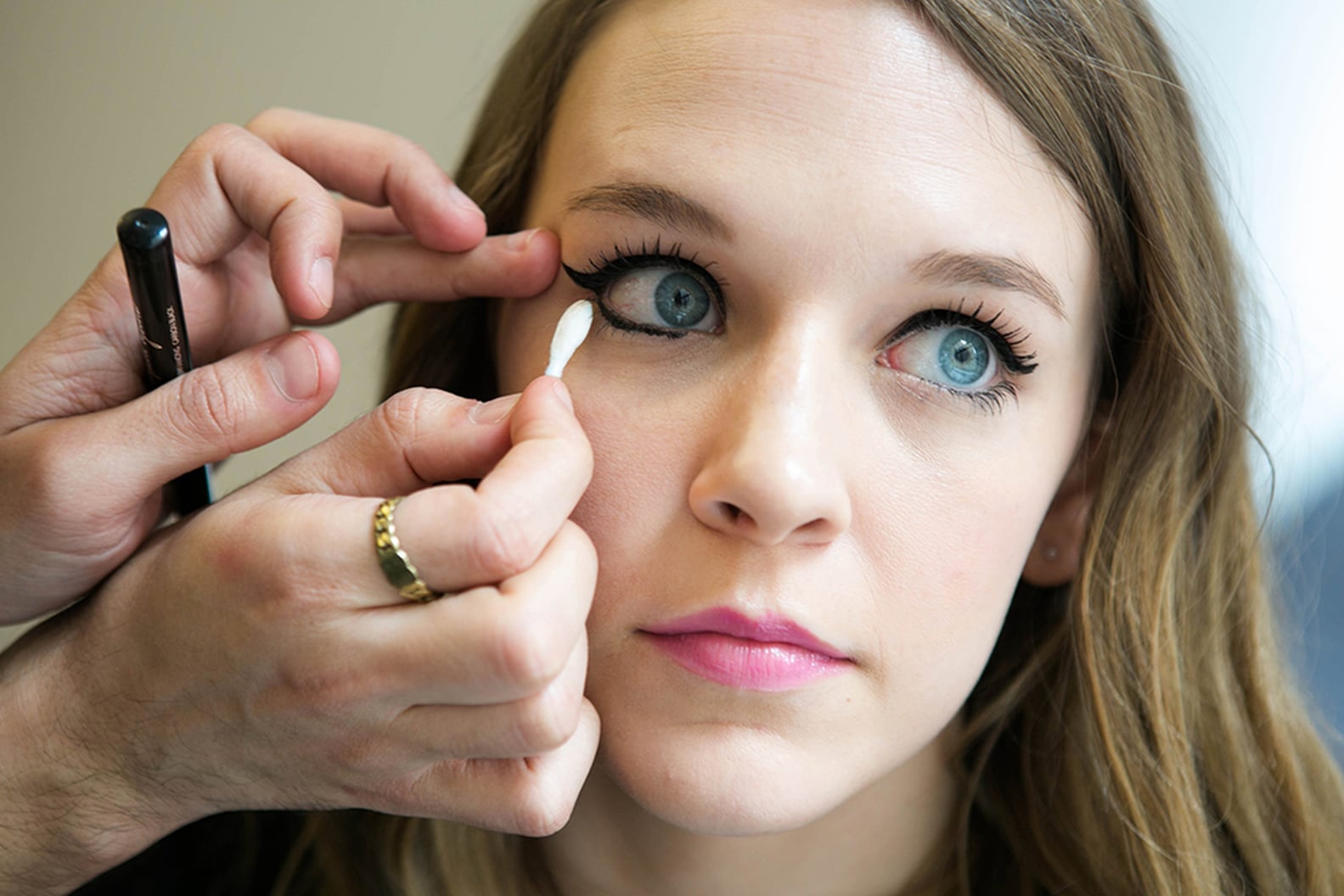 How to Do a Cat Eye | PS Beauty