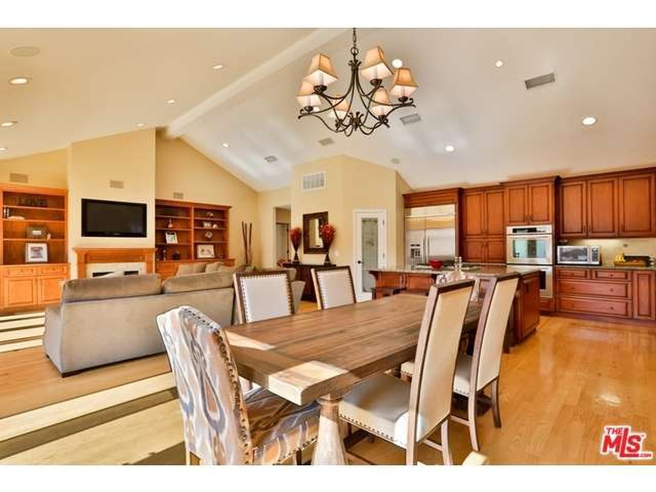 Megan Fox Lists Her Sherman Oaks Home | PS Home