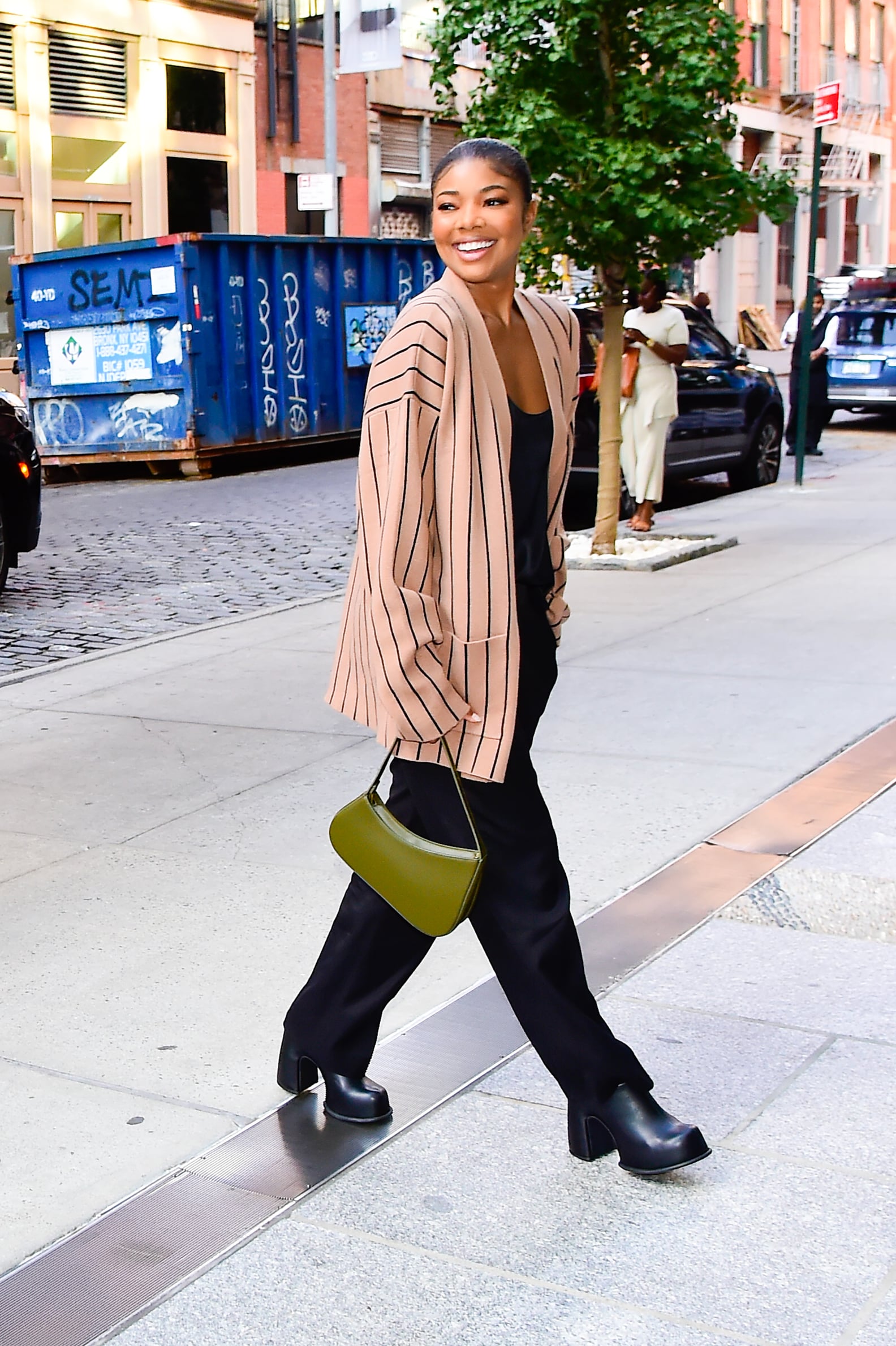 Shop the Aupen Bags Loved by Celebrities Like Taylor Swift | PS Fashion