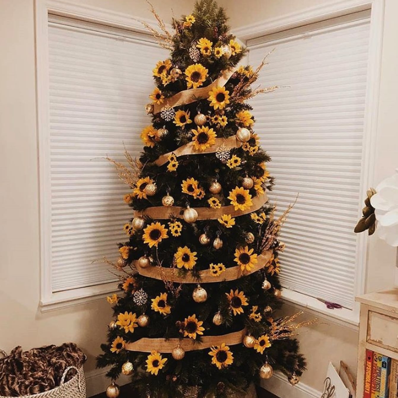 Sunflower Christmas Trees Are the Prettiest New Trend | PS Home