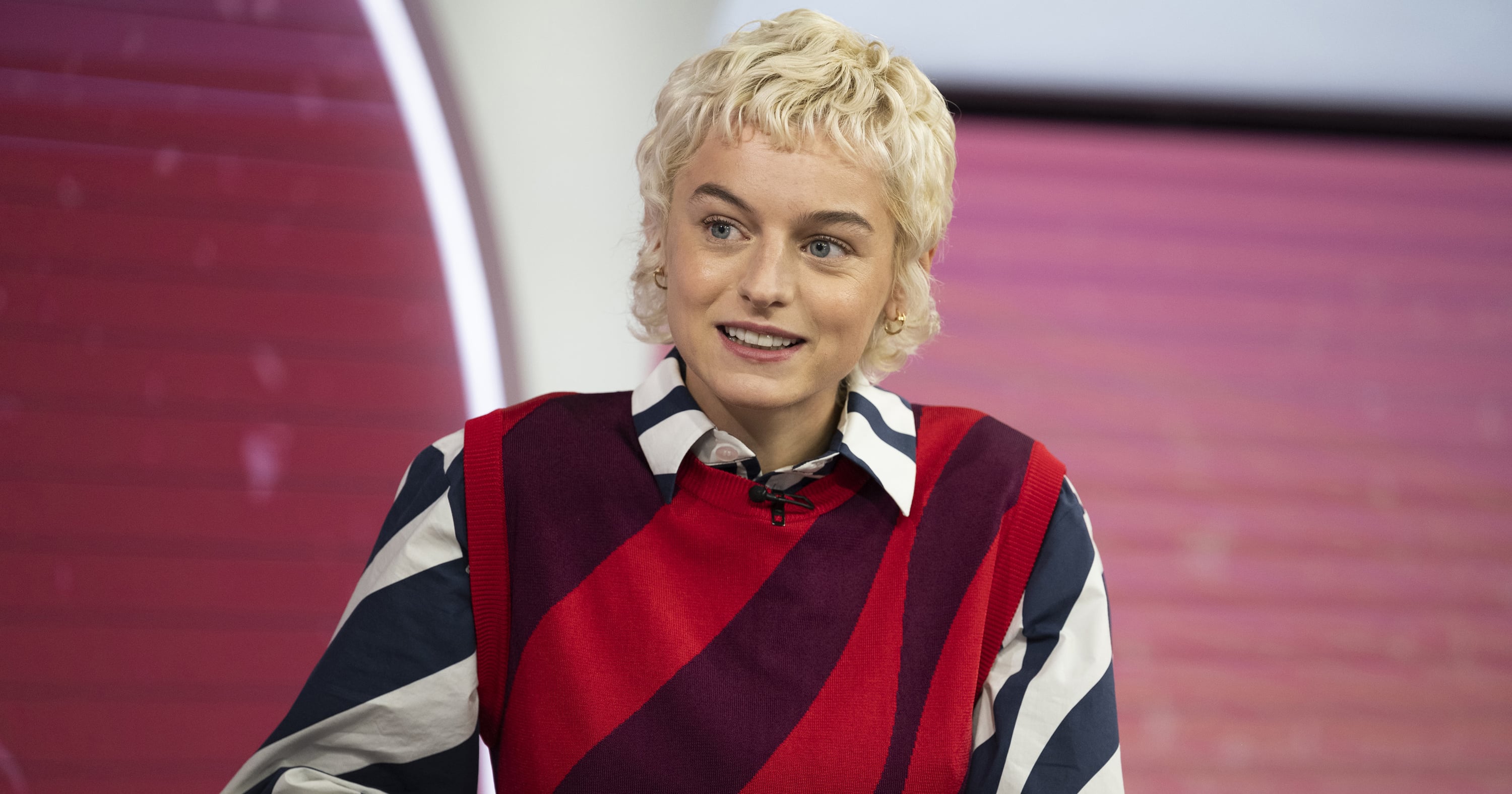 Emma Corrin Debuts a Blond Buzz Cut at Wimbledon | PS Beauty