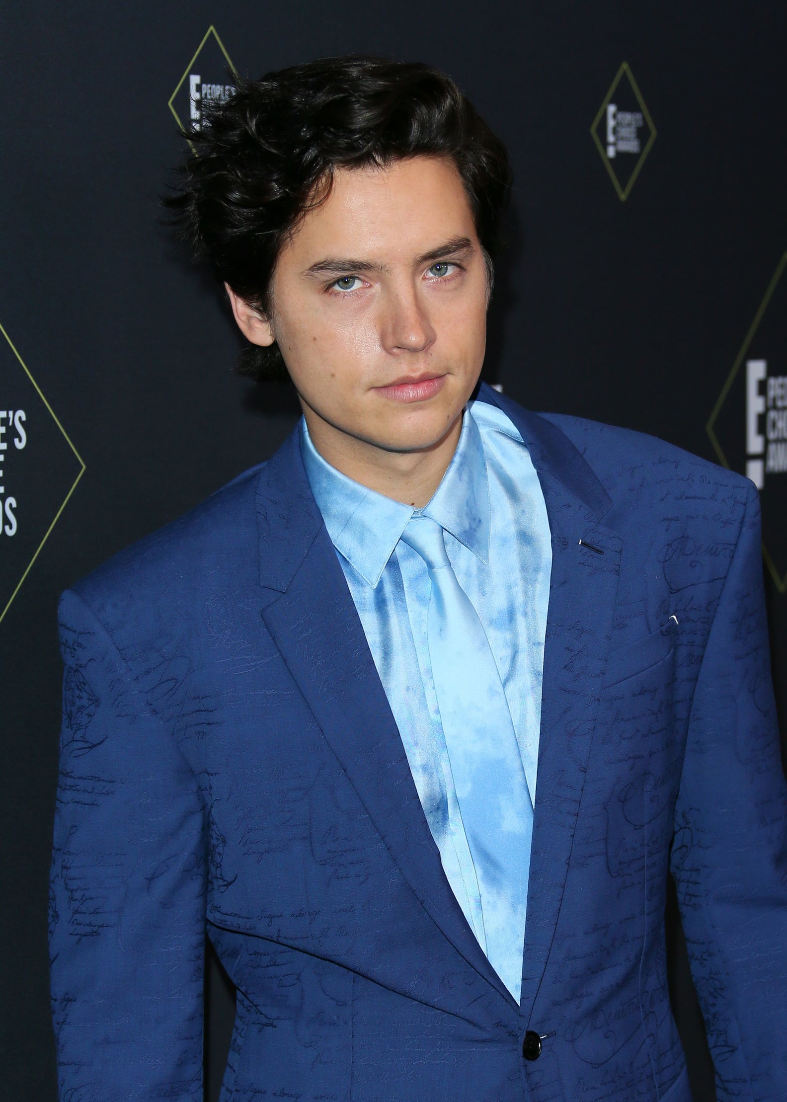 Cole Sprouse's Blue Suit at the 2019 People's Choice Awards | PS Fashion