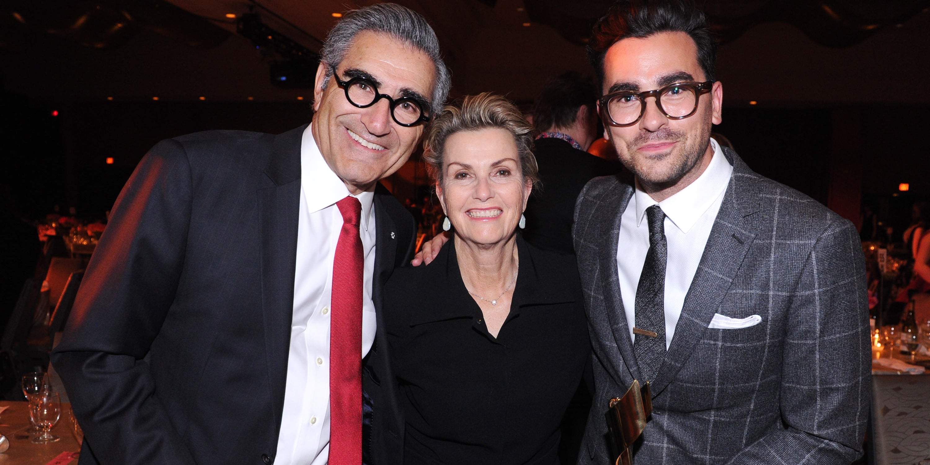 Dan Levy's Twitter Interaction With His Mom After SAG Awards | PS Celebrity