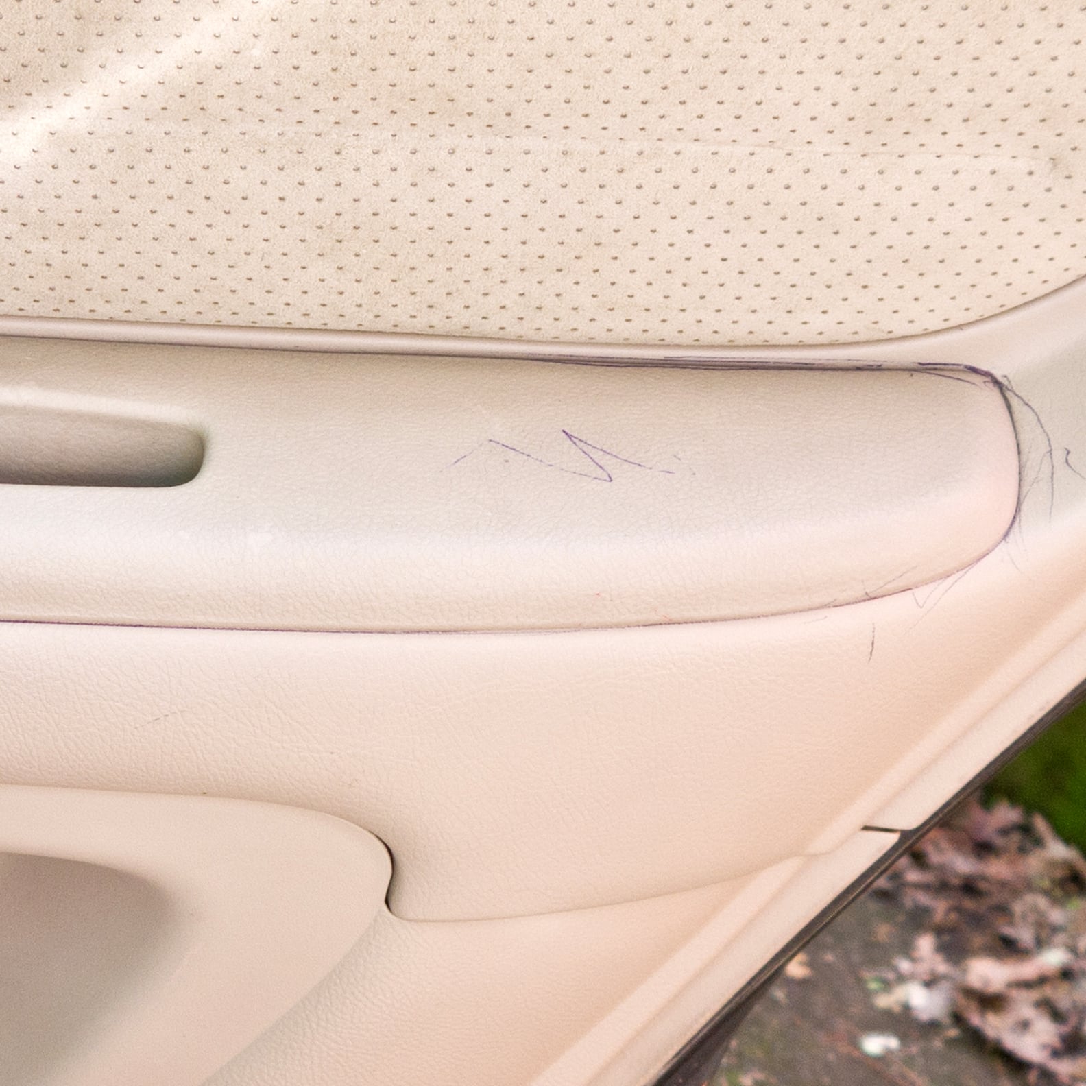 How to Remove Pen Marks From Car Interior | PS Smart Living