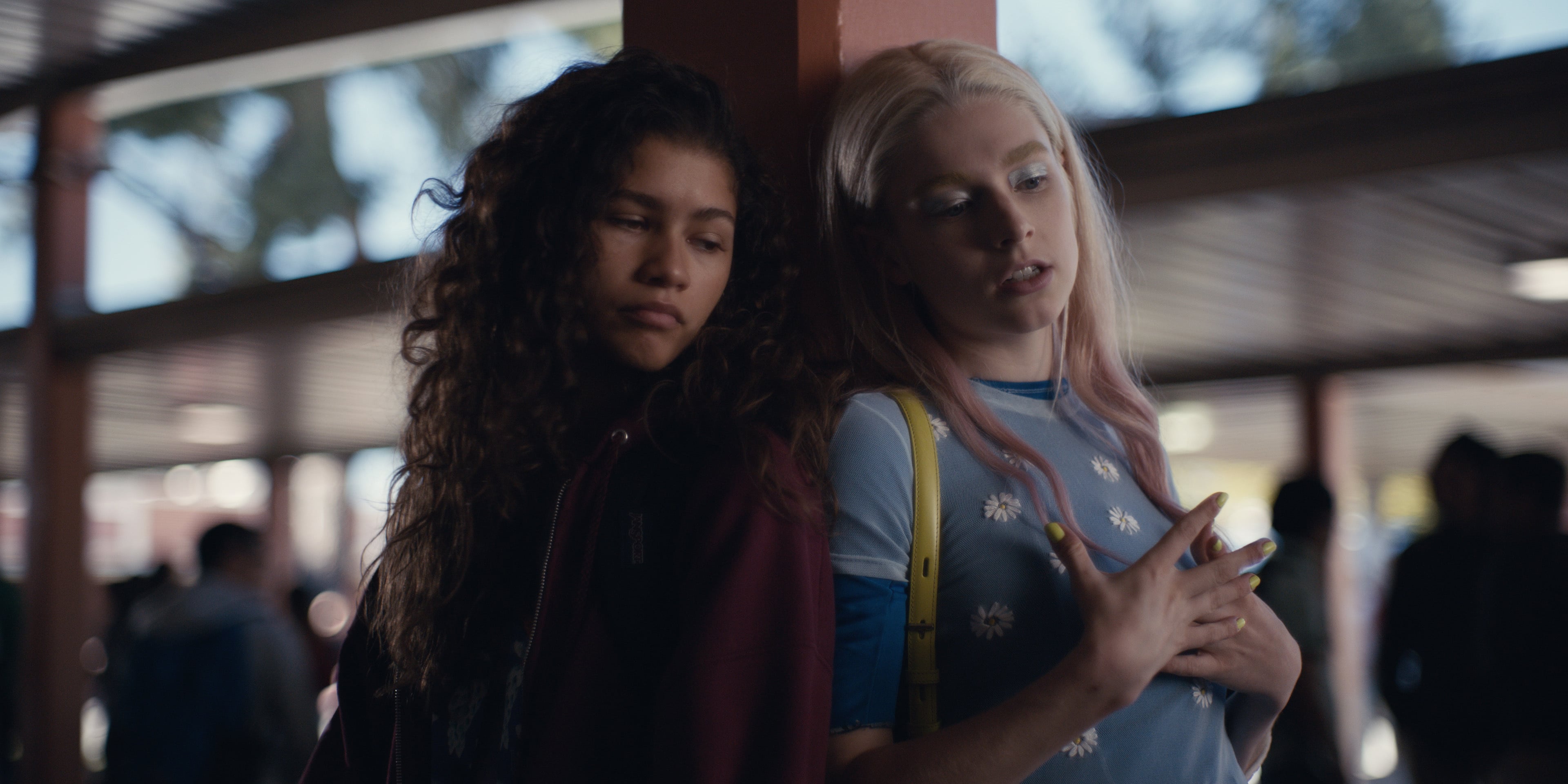 Reactions to Rue Wearing Her Dad's Hoodie on Euphoria | PS Entertainment