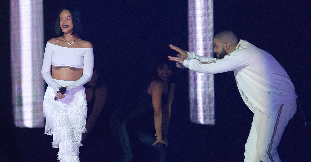 Drake Congratulates Rihanna With Billboard Message | PS Celebrity