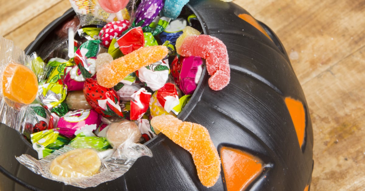 Pharmacy Gives Out Medicine Instead of Candy on Halloween | PS Family