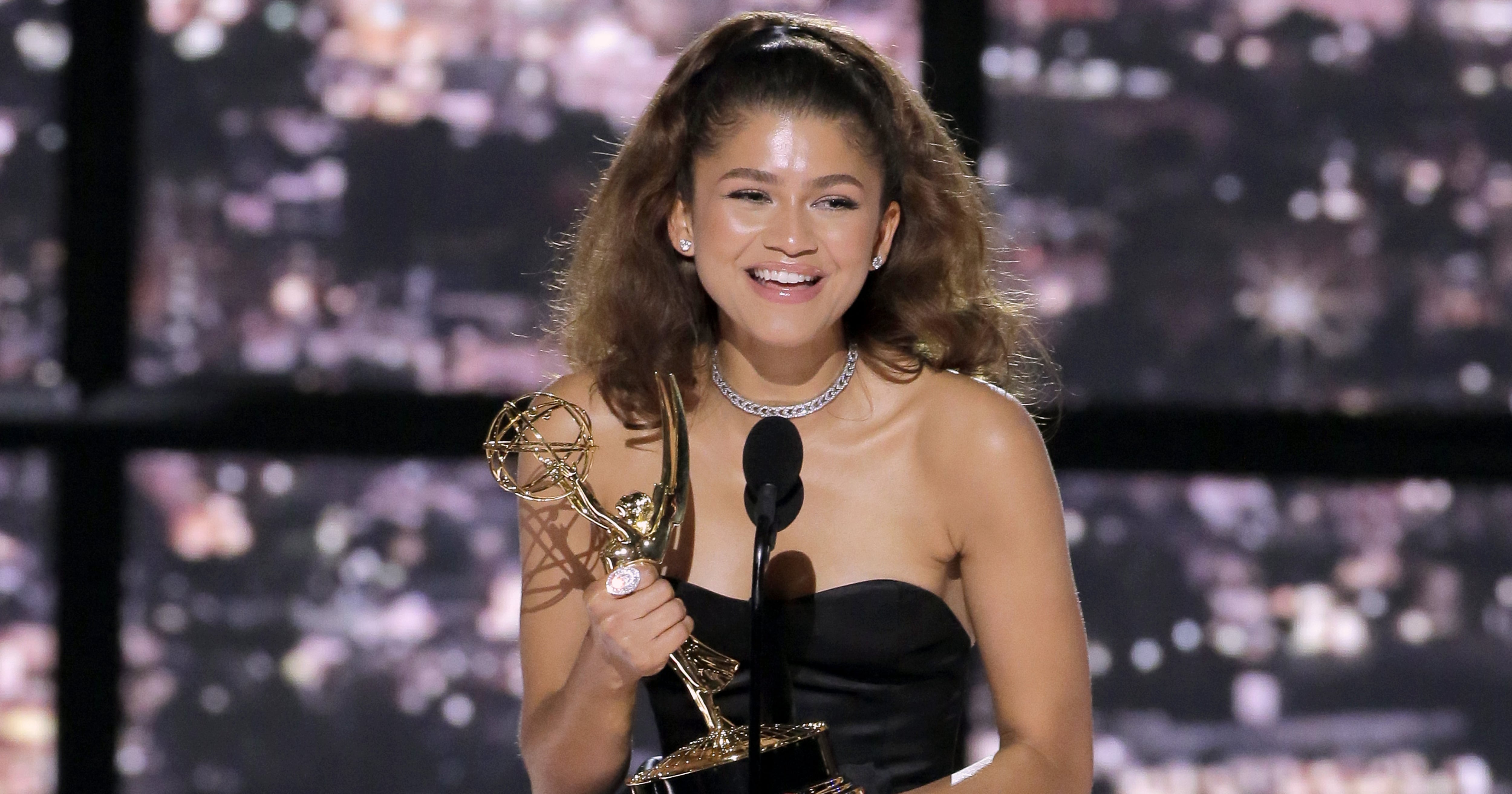 Zendaya's Speech at the 2022 Emmys | POPSUGAR Entertainment