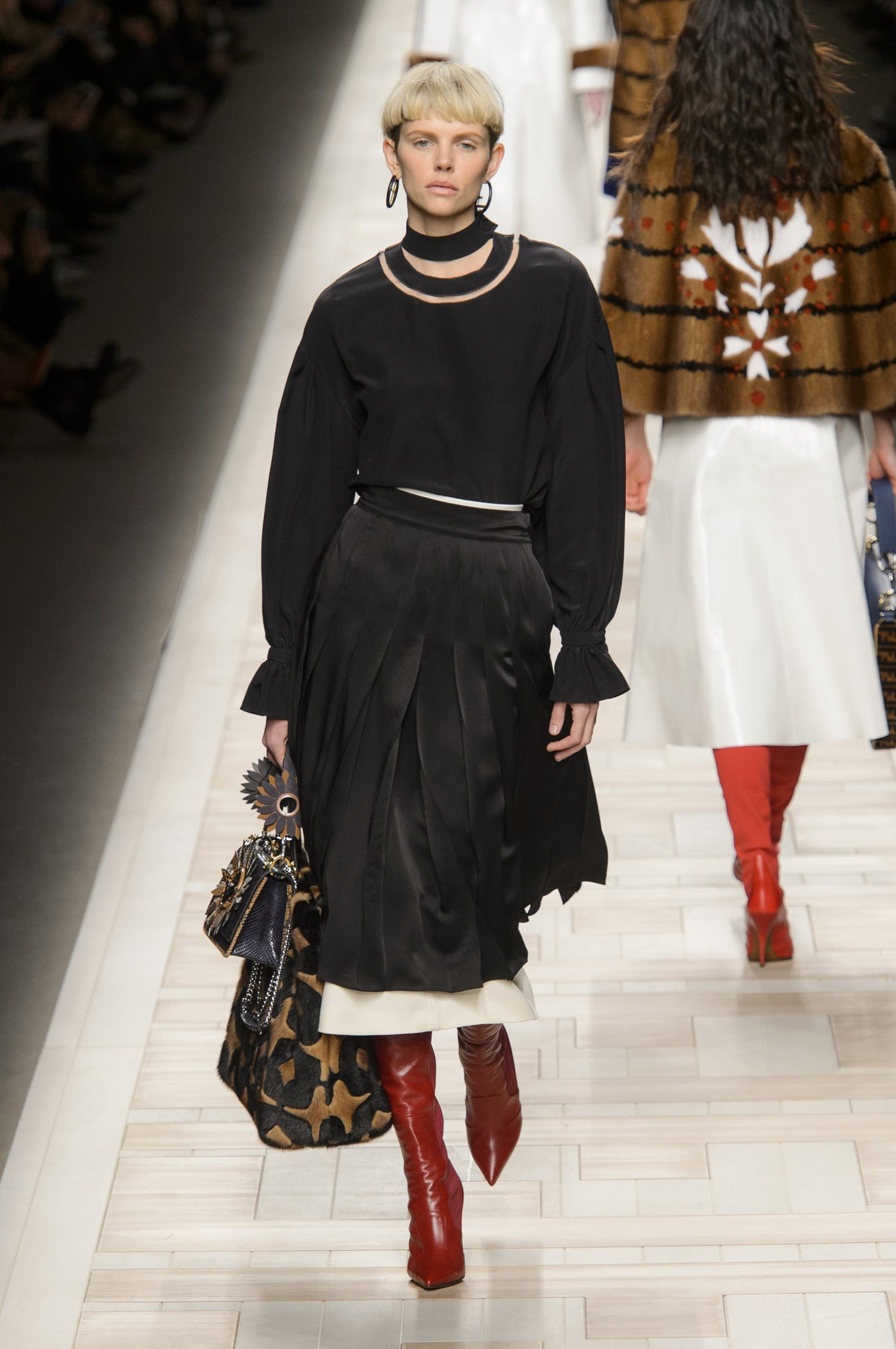 Fendi Fall 2017 Runway Show | PS Fashion